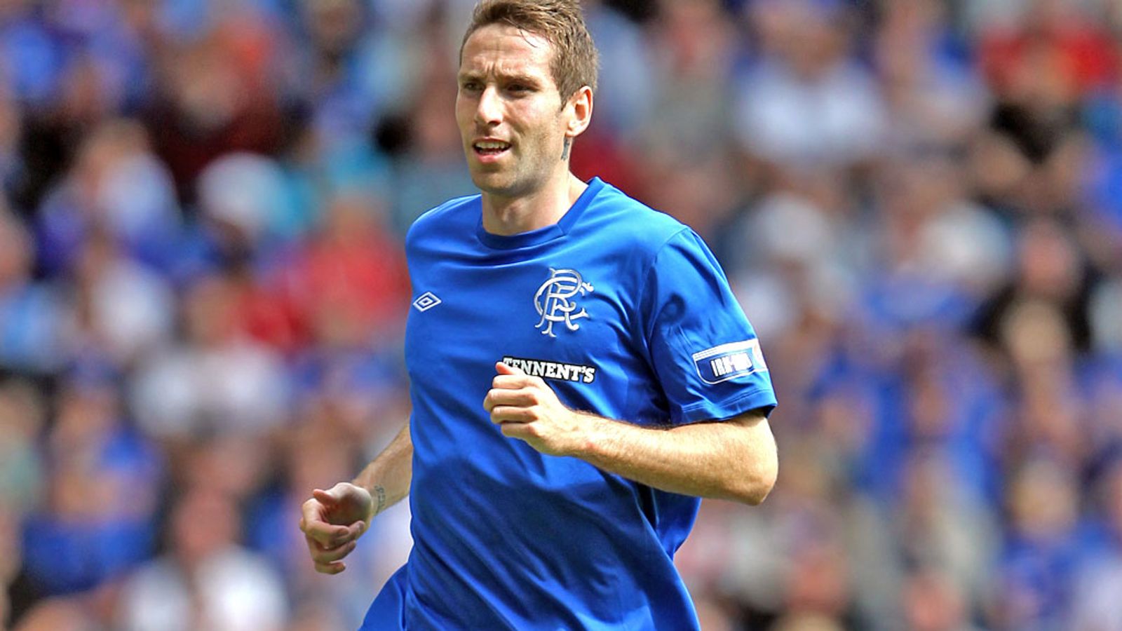 Seasiders snap up Broadfoot | Football News | Sky Sports