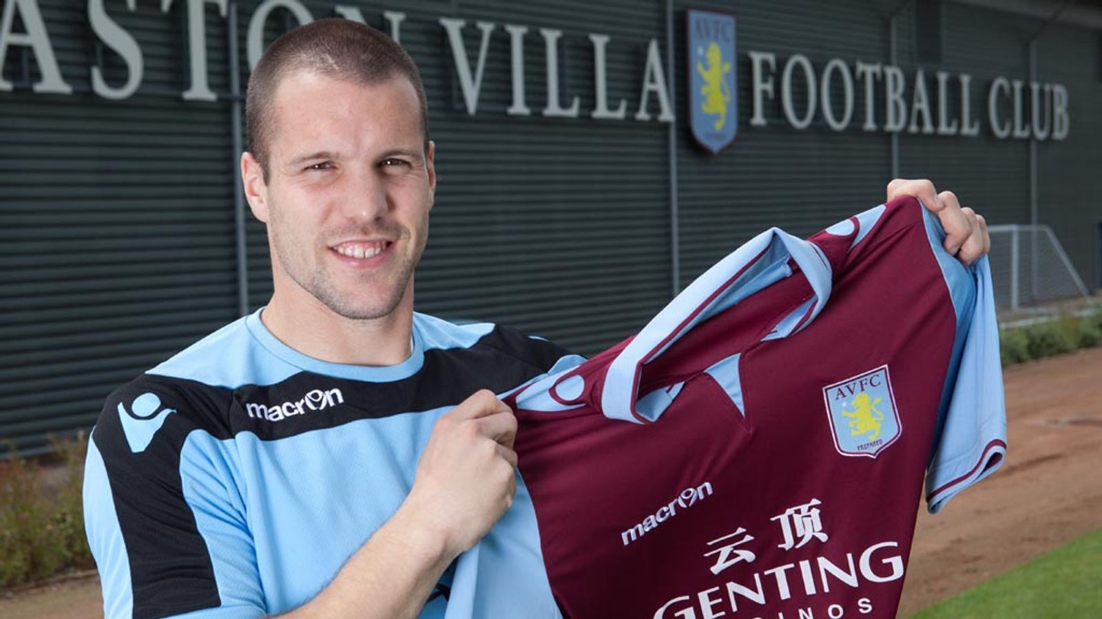Vlaar in dreamland at Villa | Football News | Sky Sports
