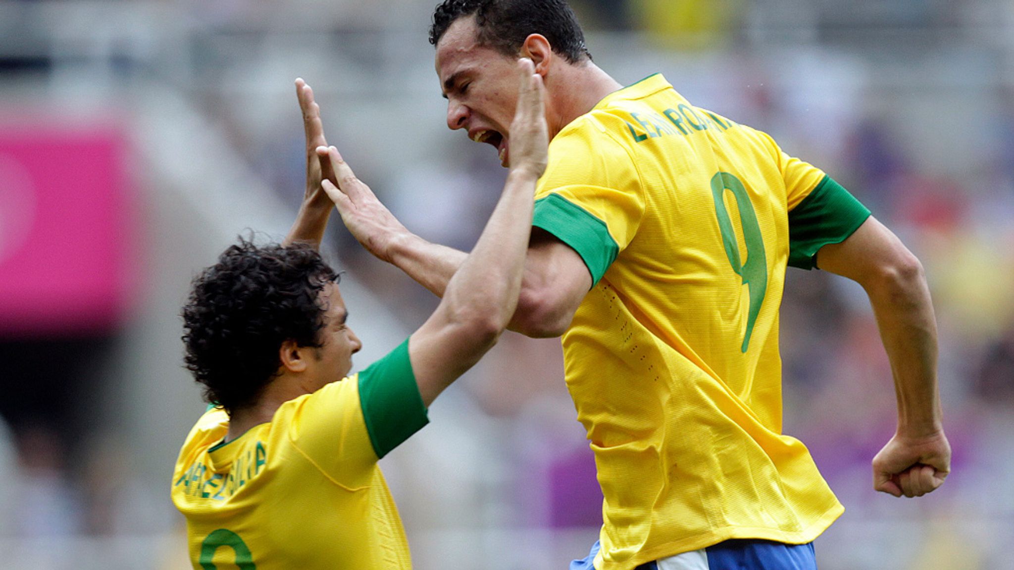 Transfer news: Napoli enquire about Internacional striker Leandro ...