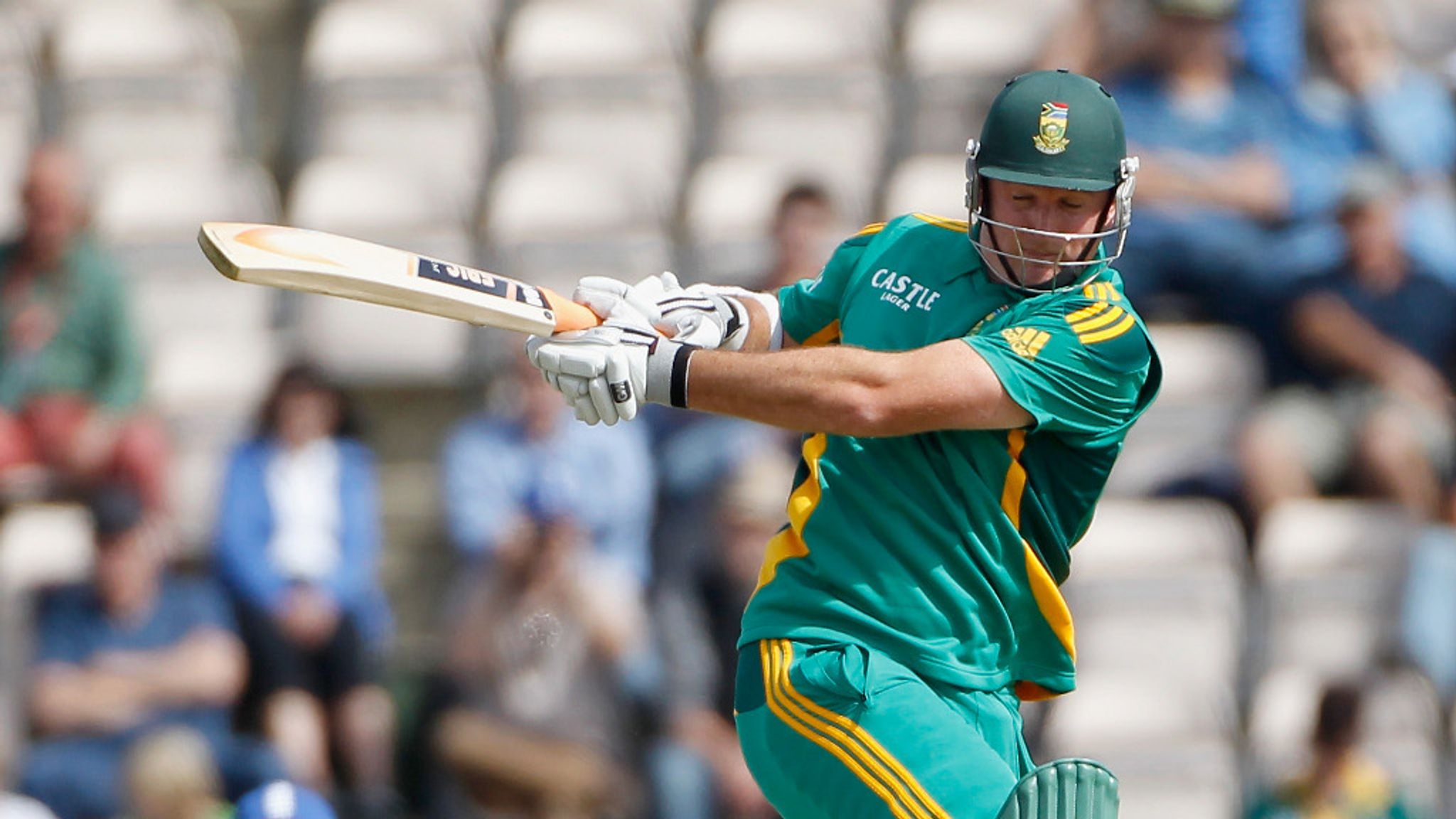 South Africa's Graeme Smith signs three-year contract to captain Surrey ...