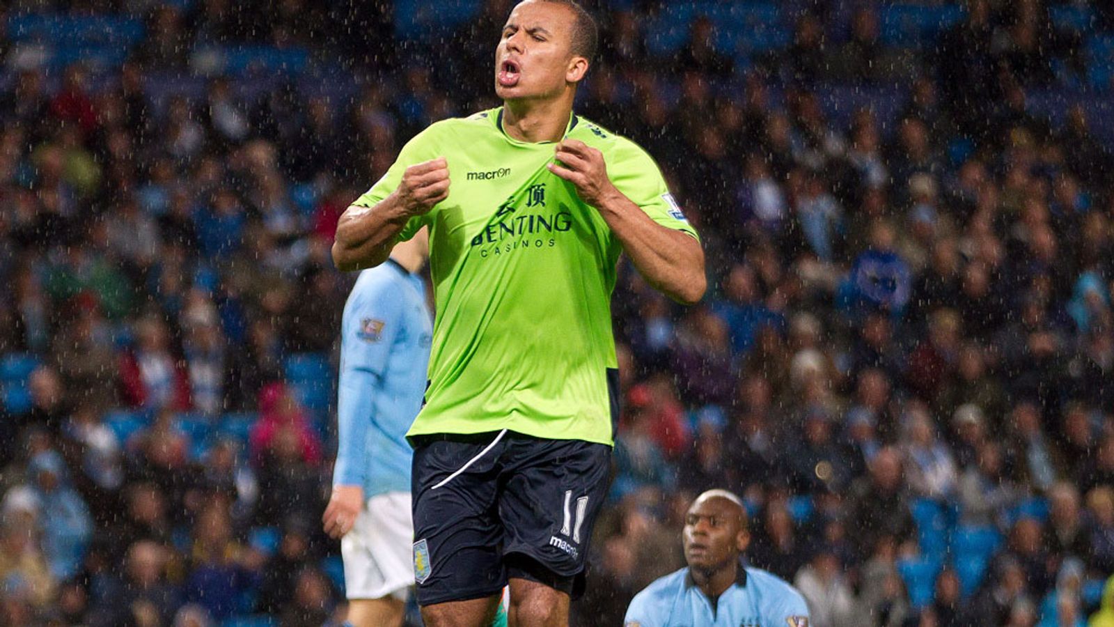 Aston Villa striker Gabriel Agbonlahor says he does not intend to leave ...
