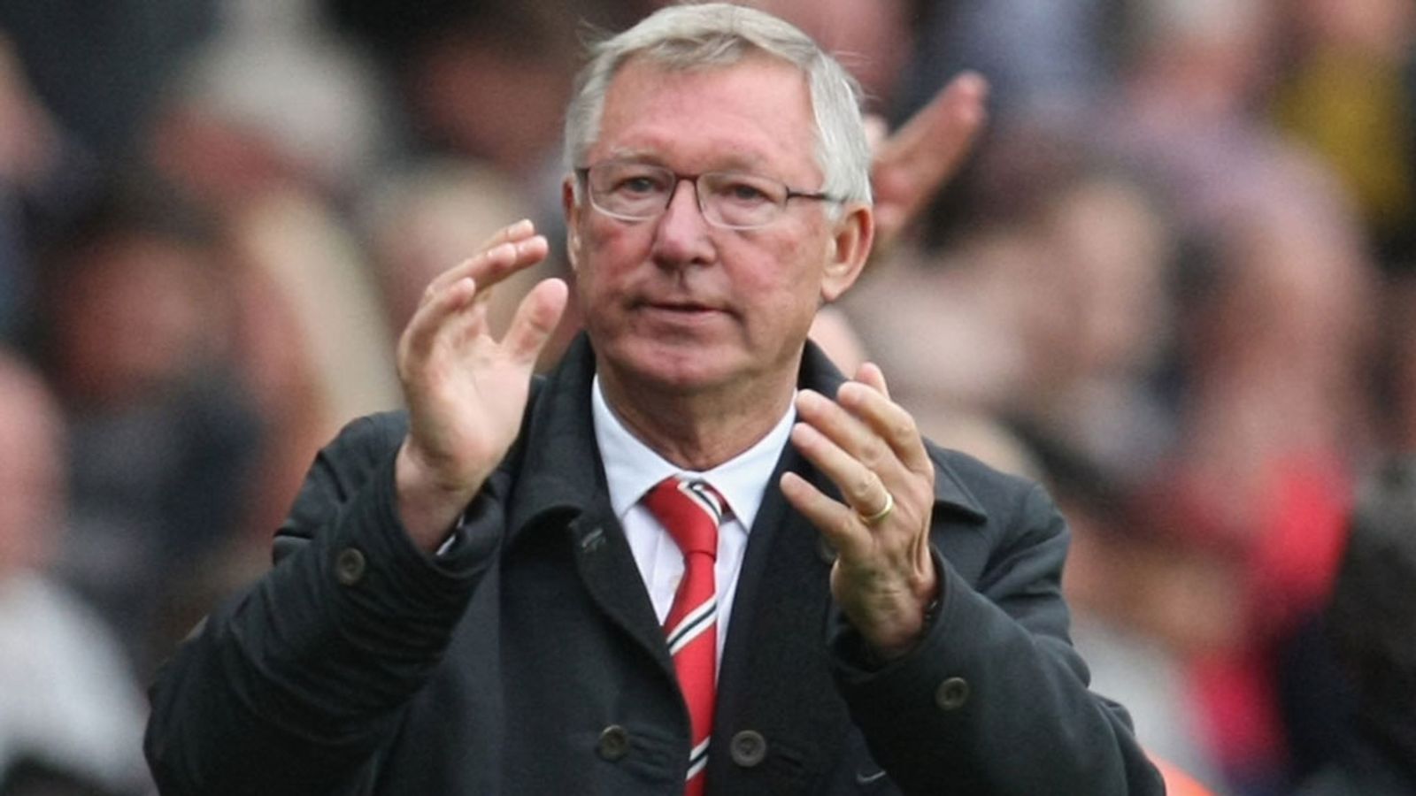Alex Ferguson appeals for Manchester United fans to show respect at ...