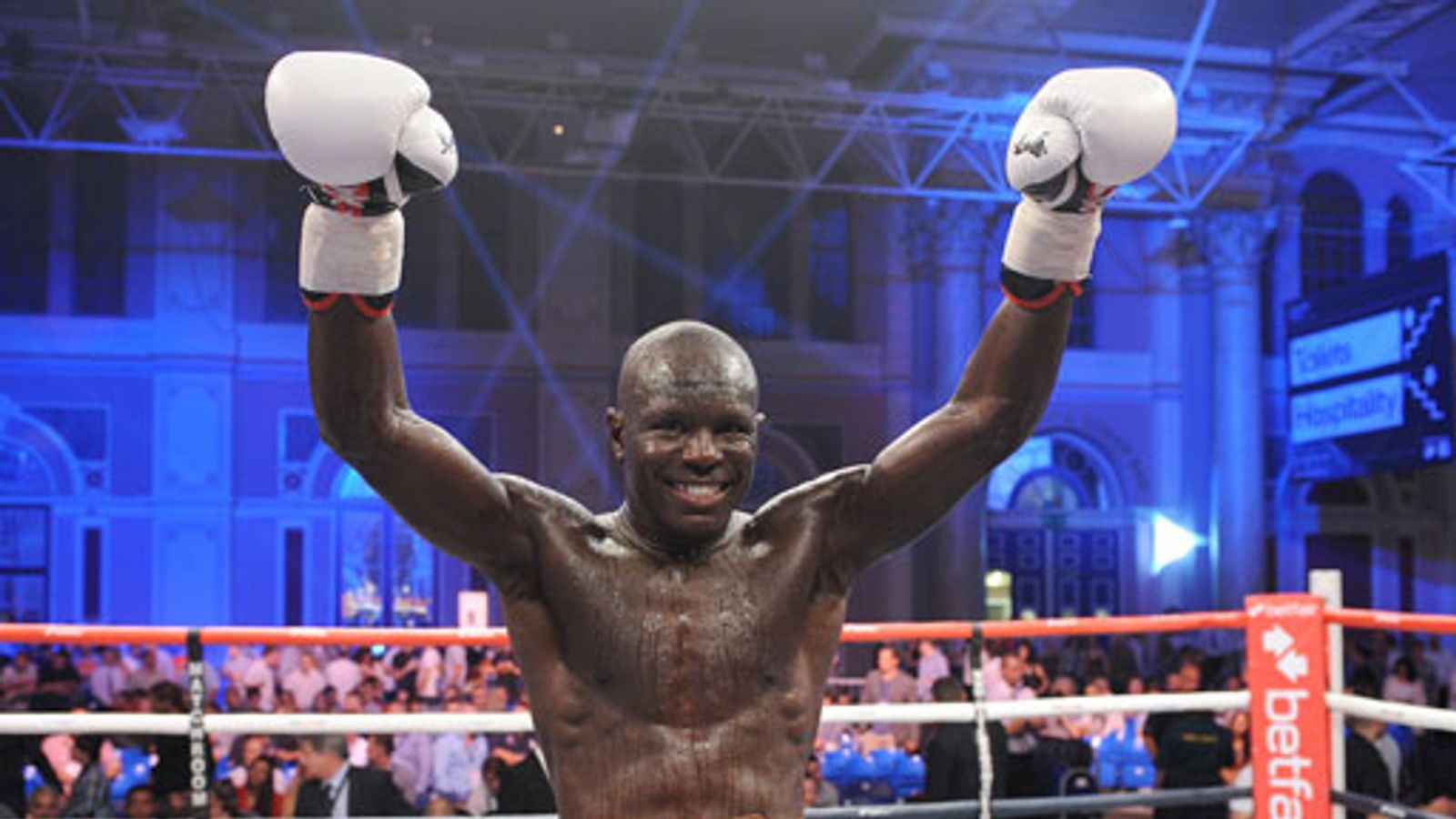 Ochieng moves on with stoppage | Boxing News | Sky Sports