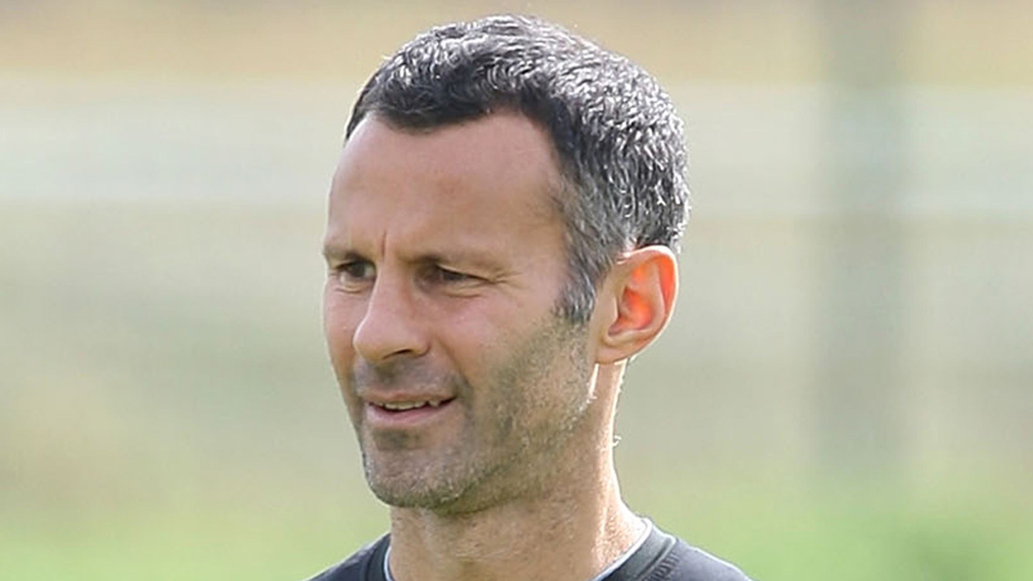Manchester United's Ryan Giggs is wary of Chelsea after their strong ...