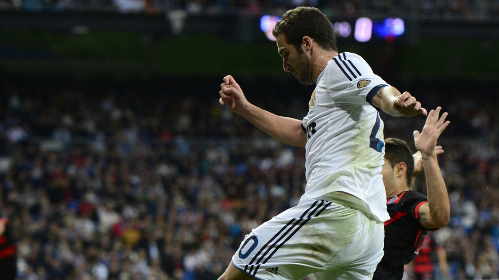 Higuain sets the tone for Real win | Football News | Sky Sports