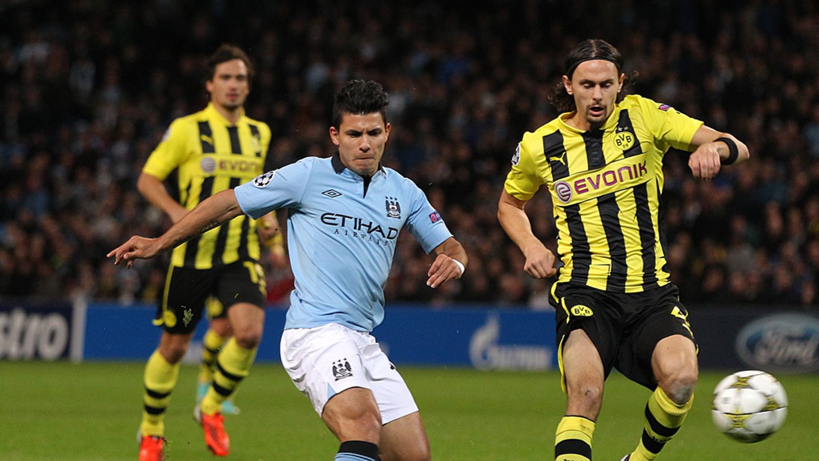 Transfer news: Neven Subotic happy to stay at Borussia Dortmund ...