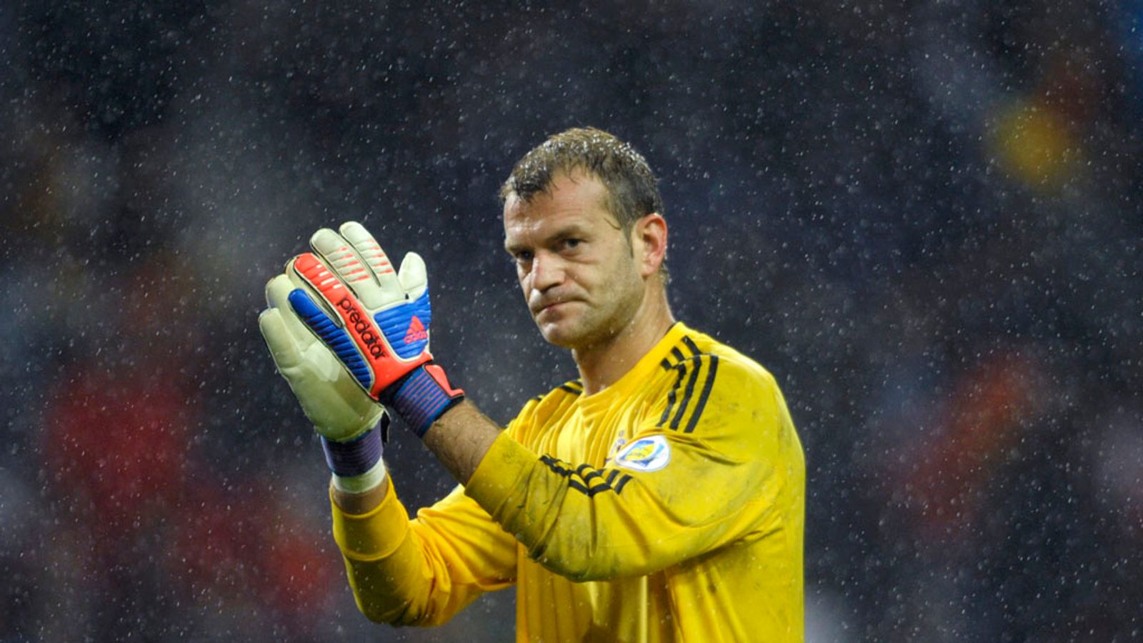 Goalkeeper Roy Carroll is hoping to extend his deal at Olympiakos in ...
