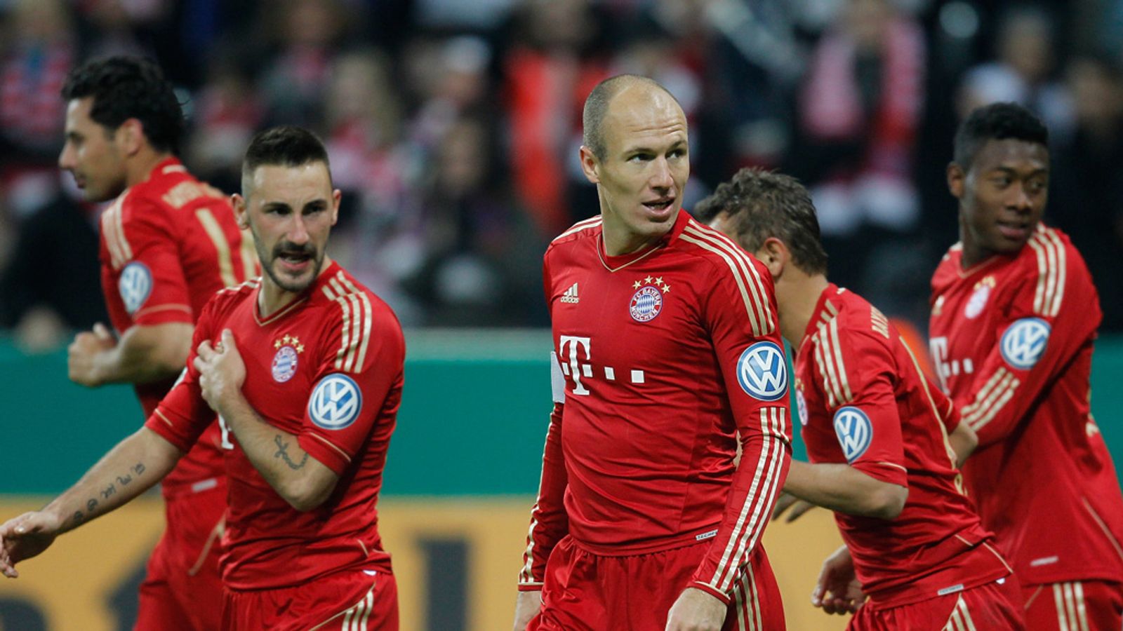 Bundesliga: Back injury sidelines Bayern Munich's Arjen Robben ...