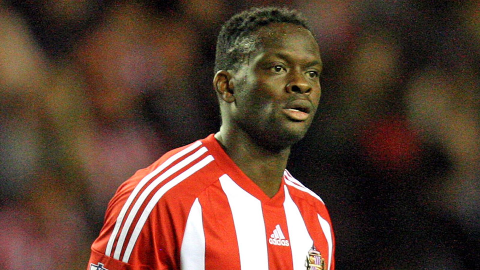 Louis Saha hopes to score his first goal for Sunderland against Everton ...