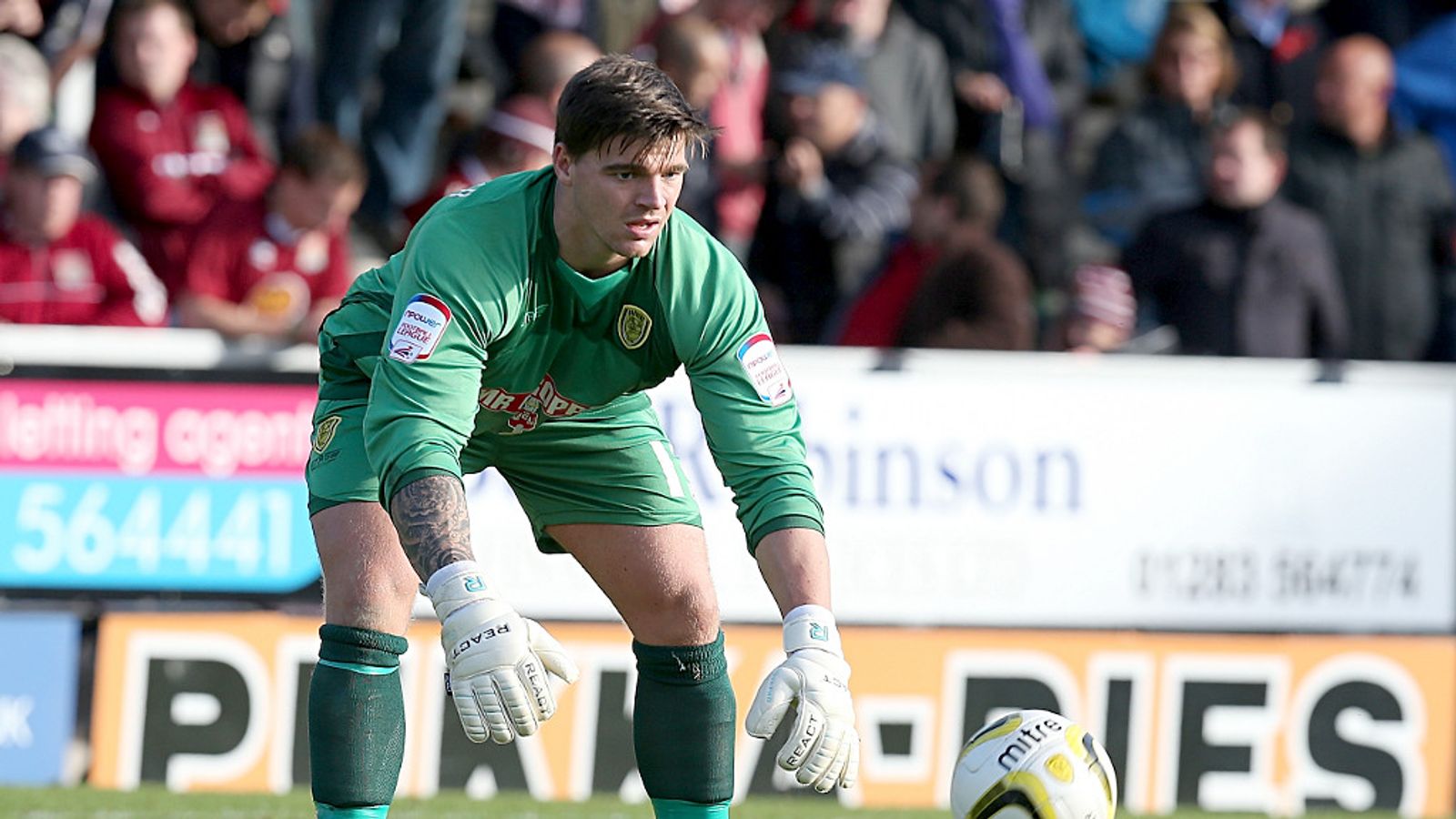 Tomlinson boost for Brewers | Football News | Sky Sports