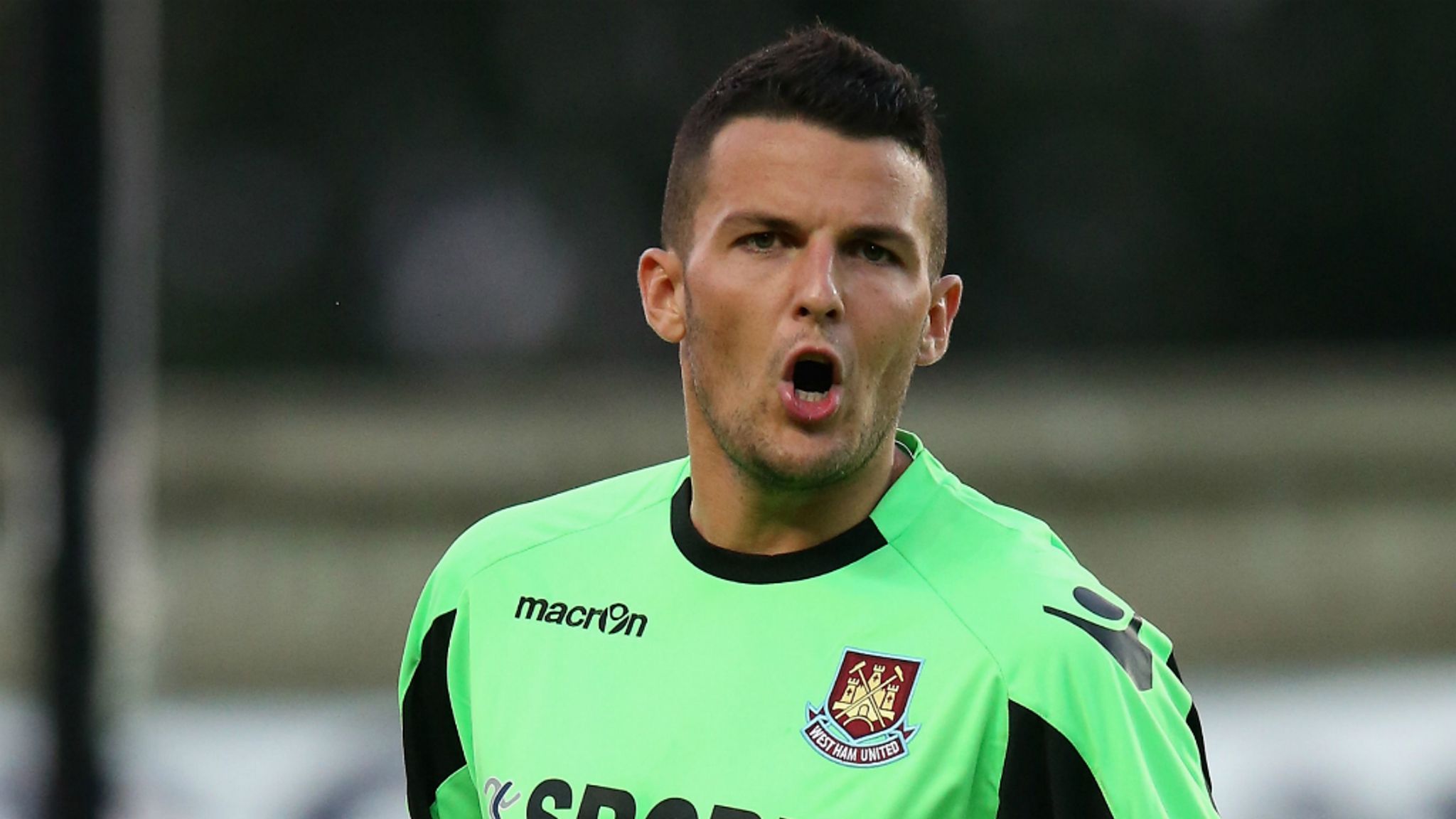 West Ham goalkeeper Stephen Henderson set to join Ipswich on loan ...