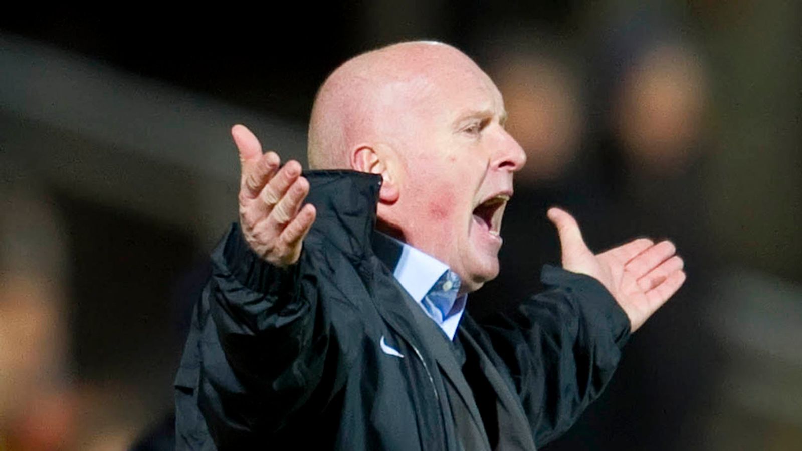 Dundee United to hold further discussions with manager Peter Houston ...