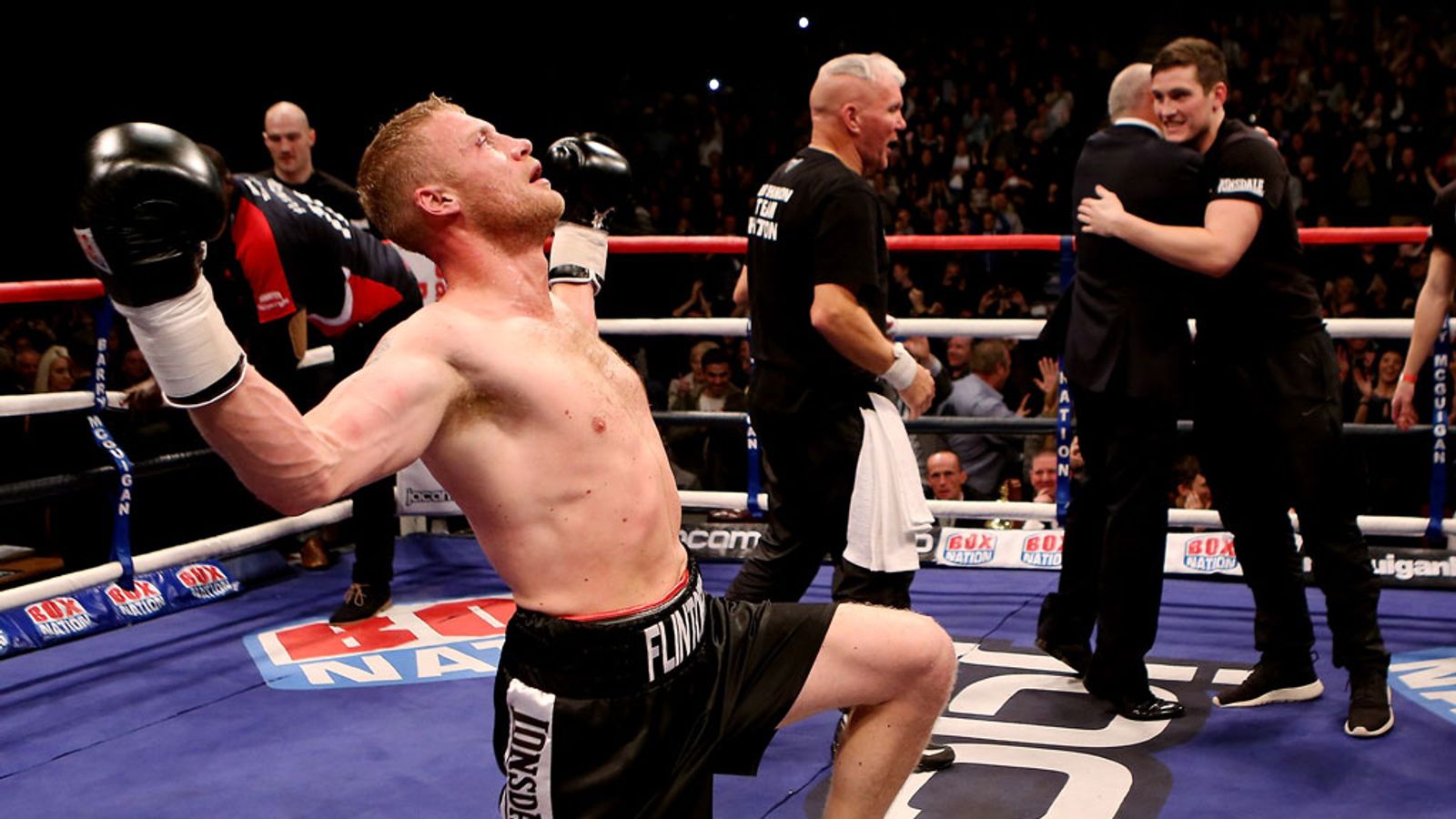 Andrew Flintoff beat Richard Dawson on points in his first professional ...