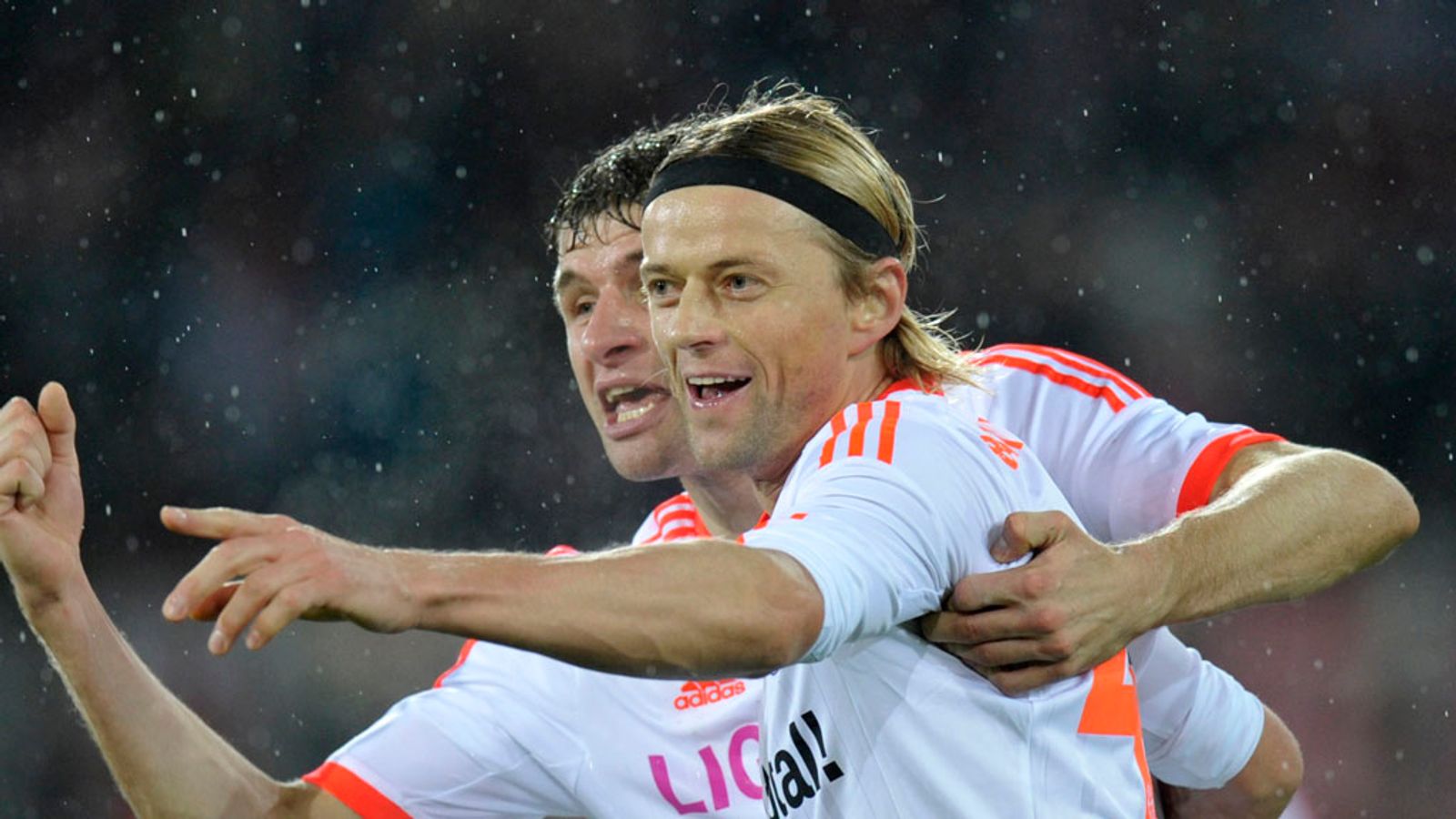 Bayern stretch lead at the top | Football News | Sky Sports