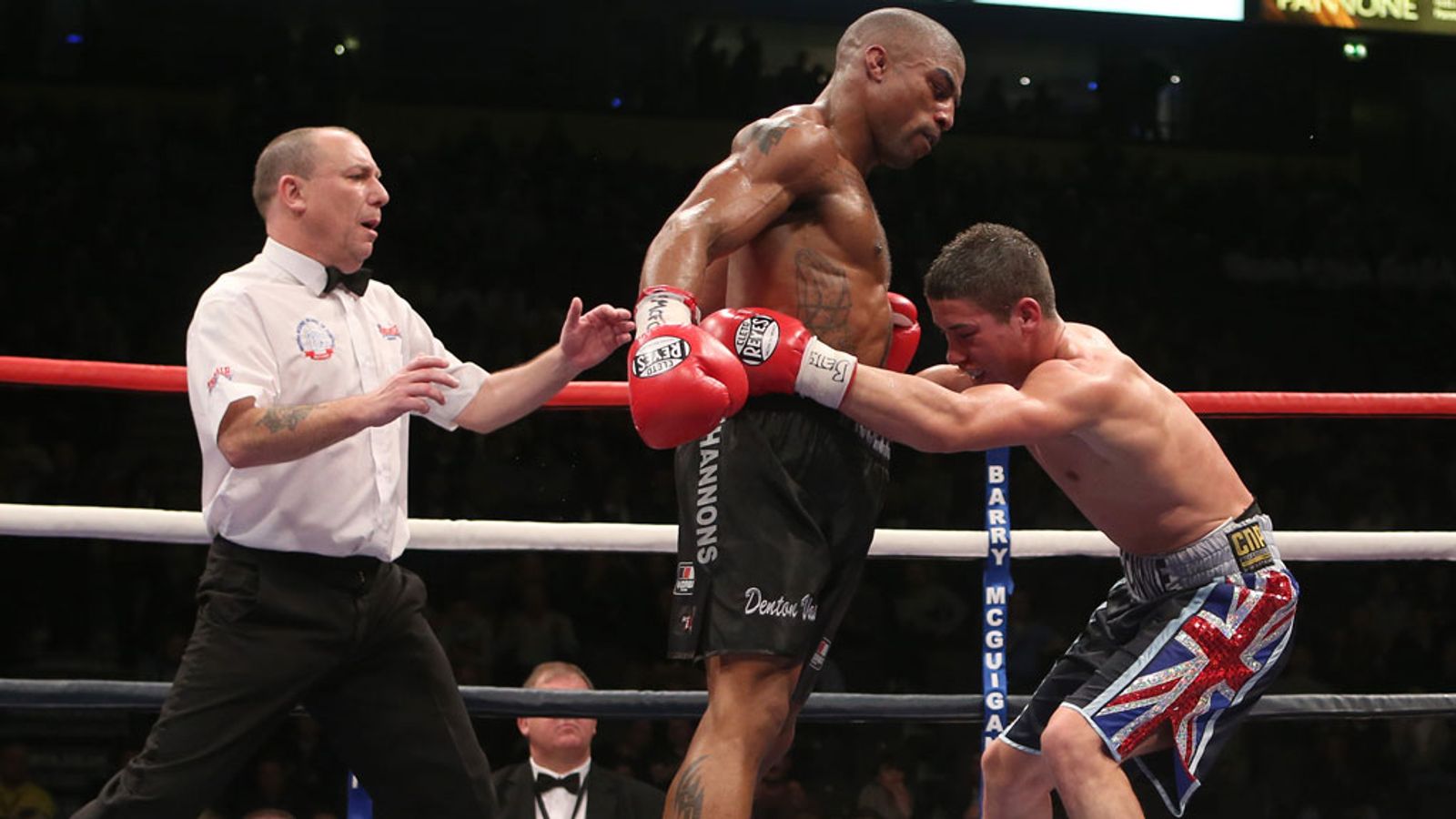Denton Vassell stopped Ronnie Heffron in the sixth to retain his ...