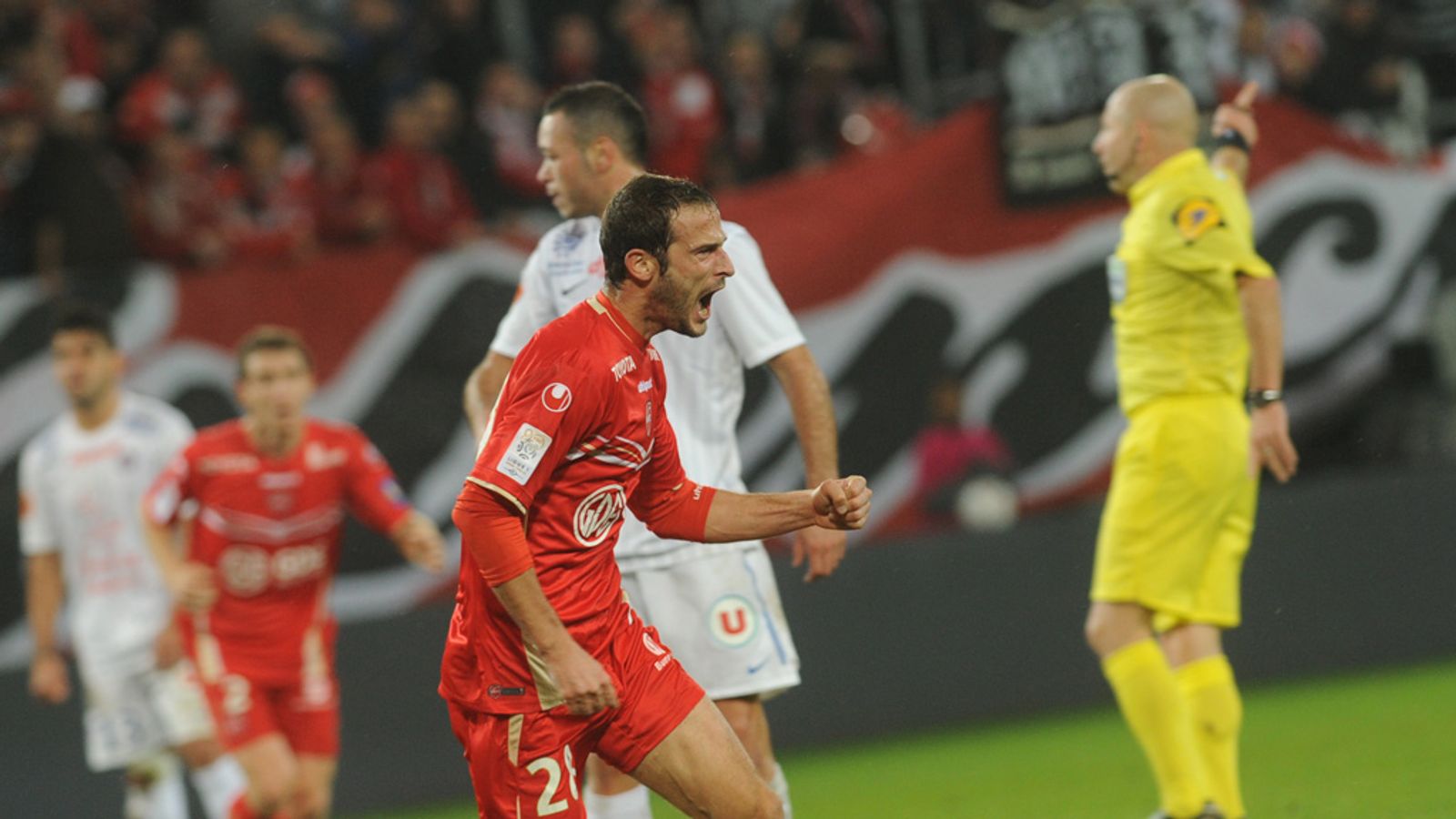 10-man Montpellier claim a point | Football News | Sky Sports