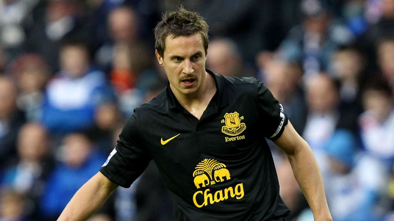Phil Jagielka to succeed departing Phil Neville as Everton captain ...