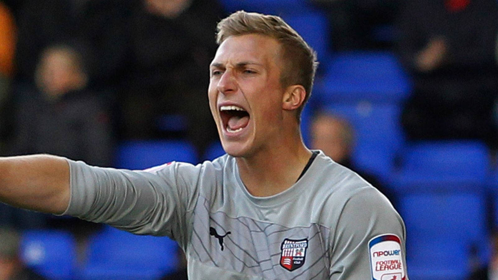 Transfer news: Cardiff City set to sign Brentford goalkeeper Simon ...