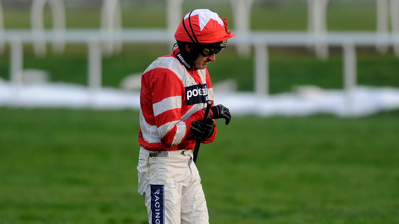 Ruby Walsh set to ride on Saturday despite nasty fall at Newbury ...