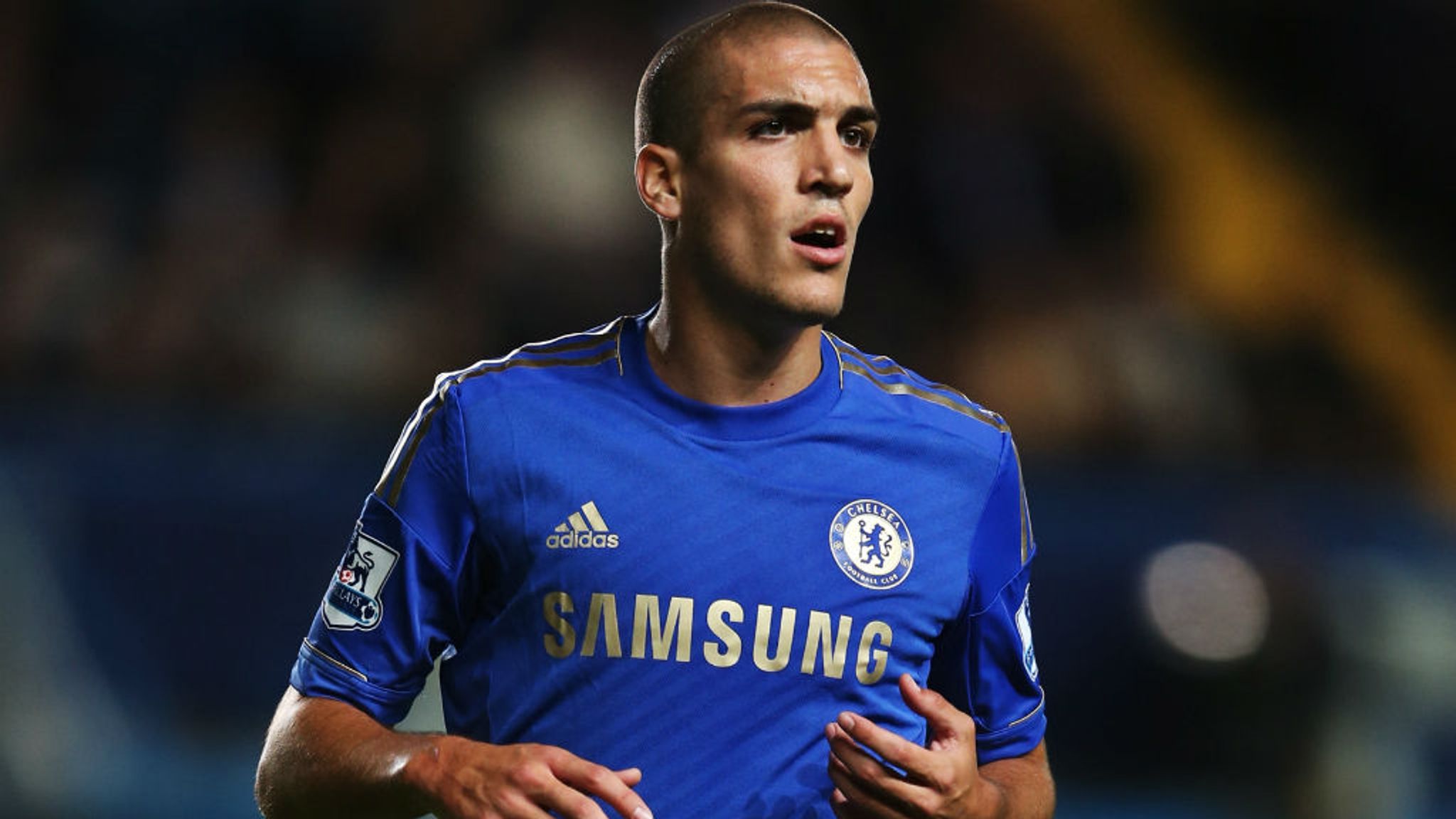 Oriol Romeu would love to see Spanish team-mate David Villa at Chelsea ...