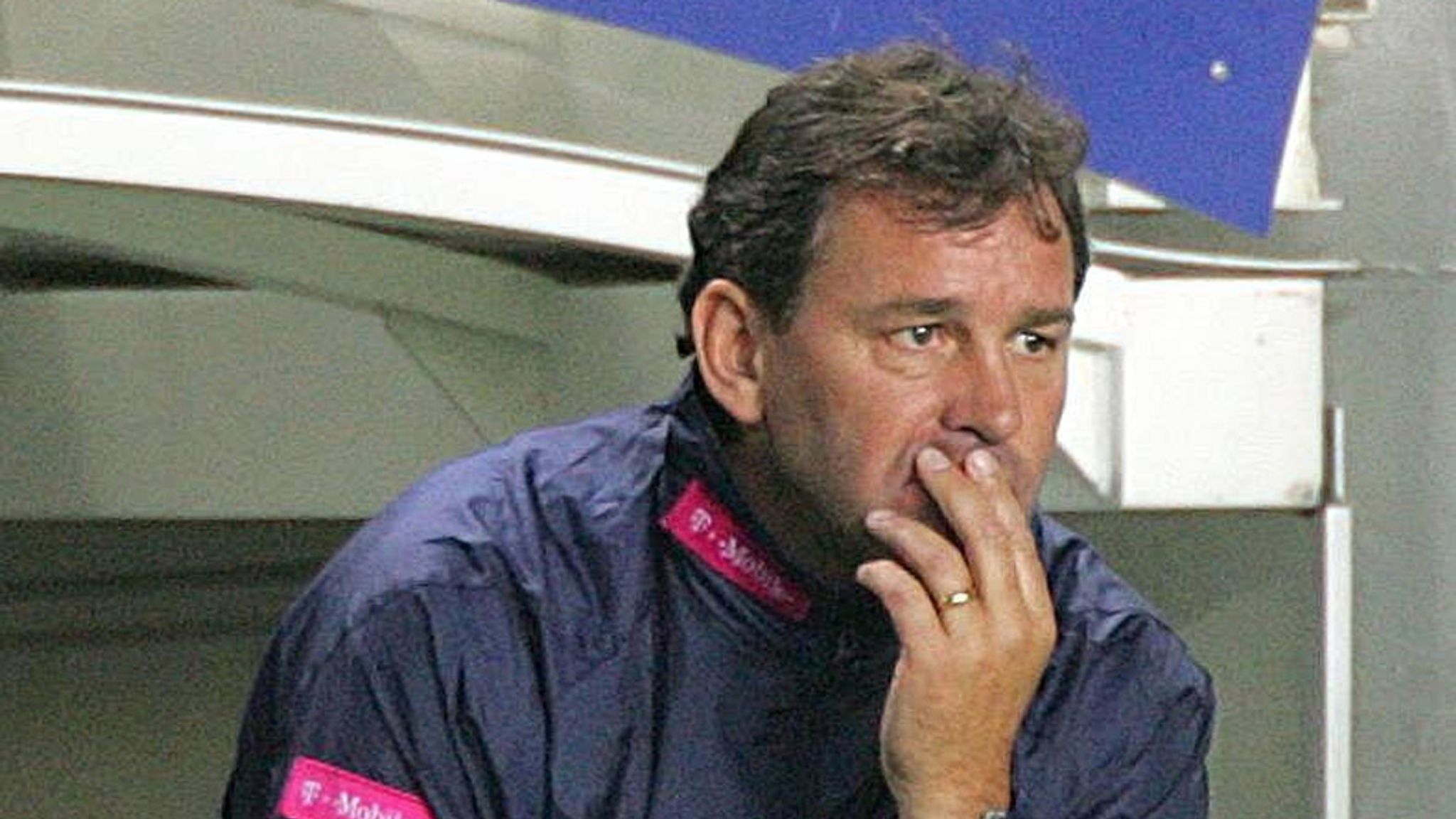 Bryan Robson wants Wayne Rooney to stay at Manchester United | Football ...