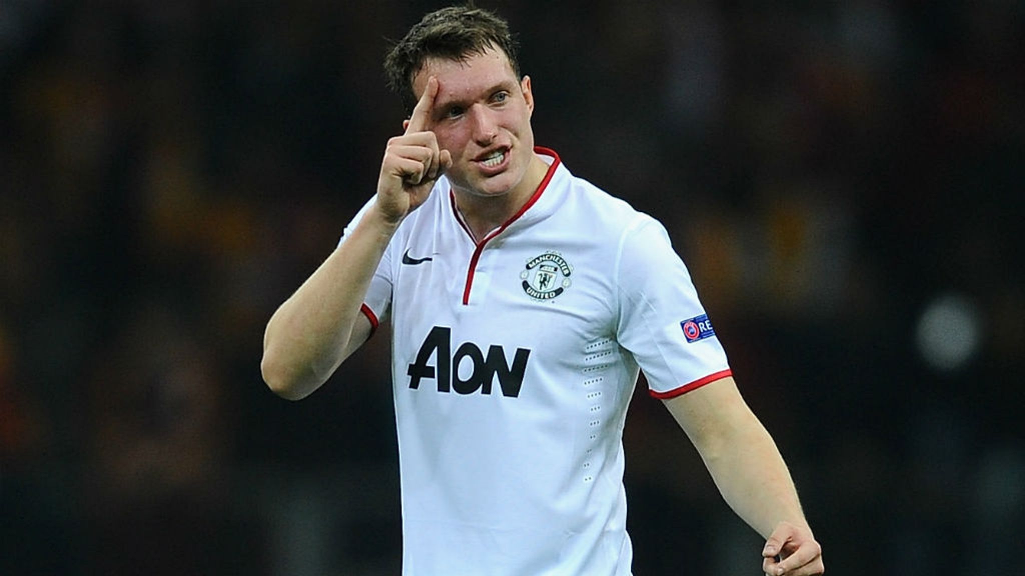 Manchester United defender Phil Jones will not change his style to ...
