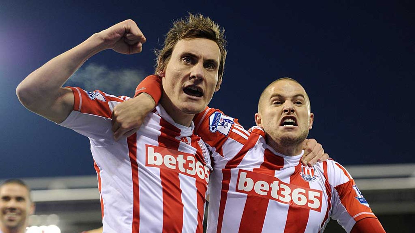 Transfer News: Middlesbrough complete signing of Dean Whitehead ...
