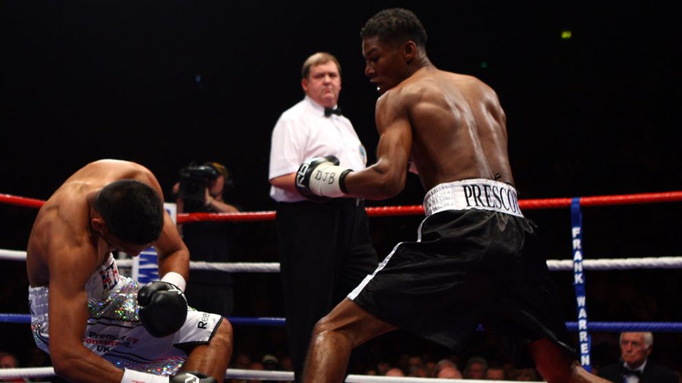 Carl Froch believes Amir Khan 'stands no chance' if he takes on Floyd ...