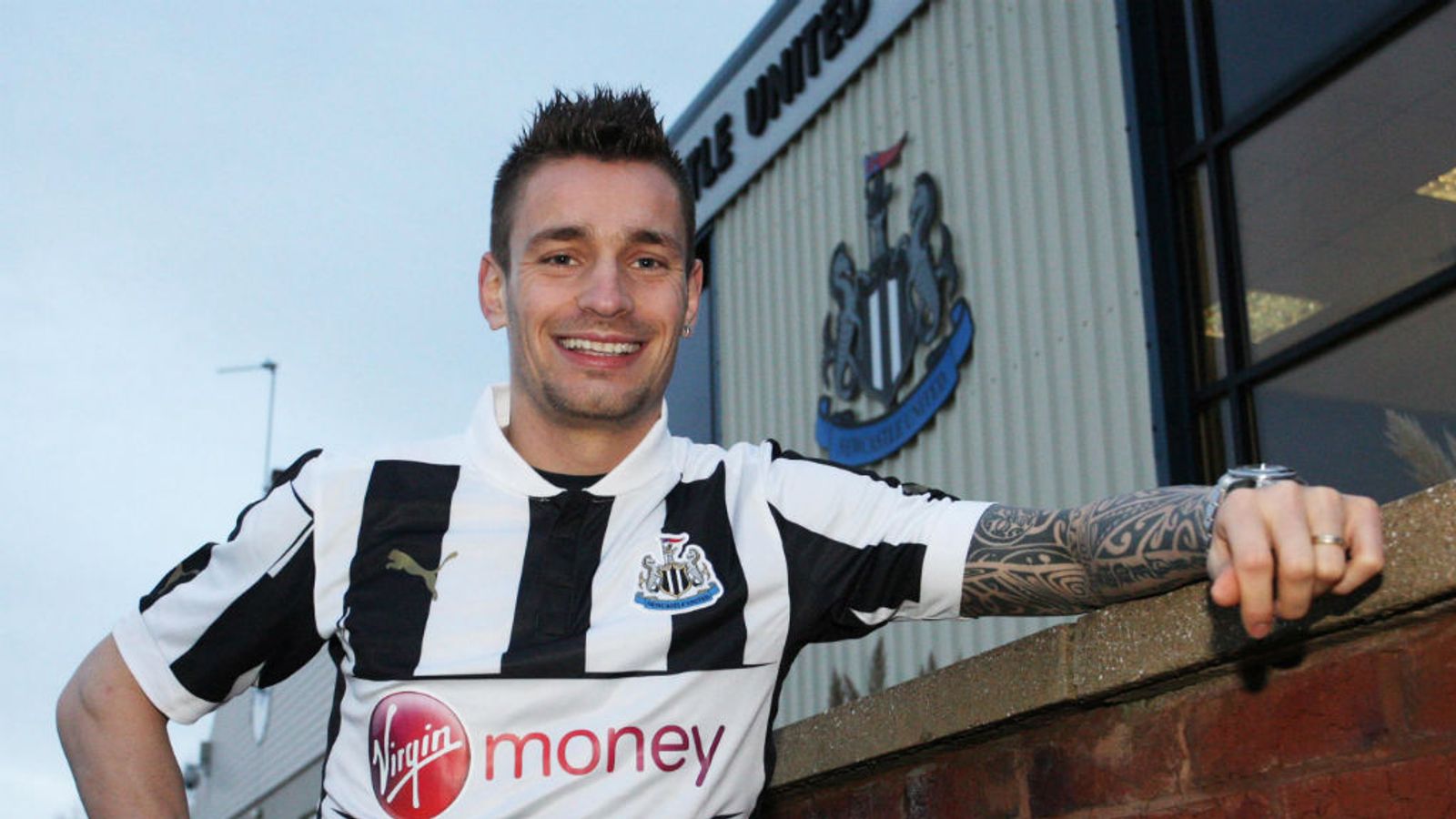 Mathieu Debuchy has agreed a five-and-a-half-year contract with ...