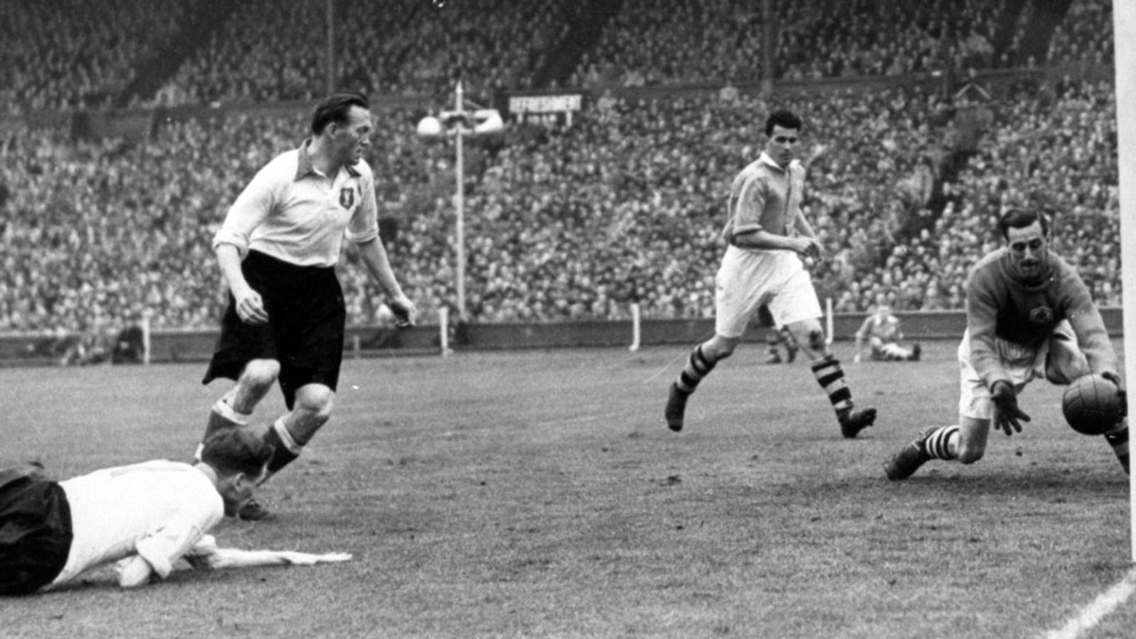 Former Liverpool and Everton player Jimmy Payne dies | Football News ...