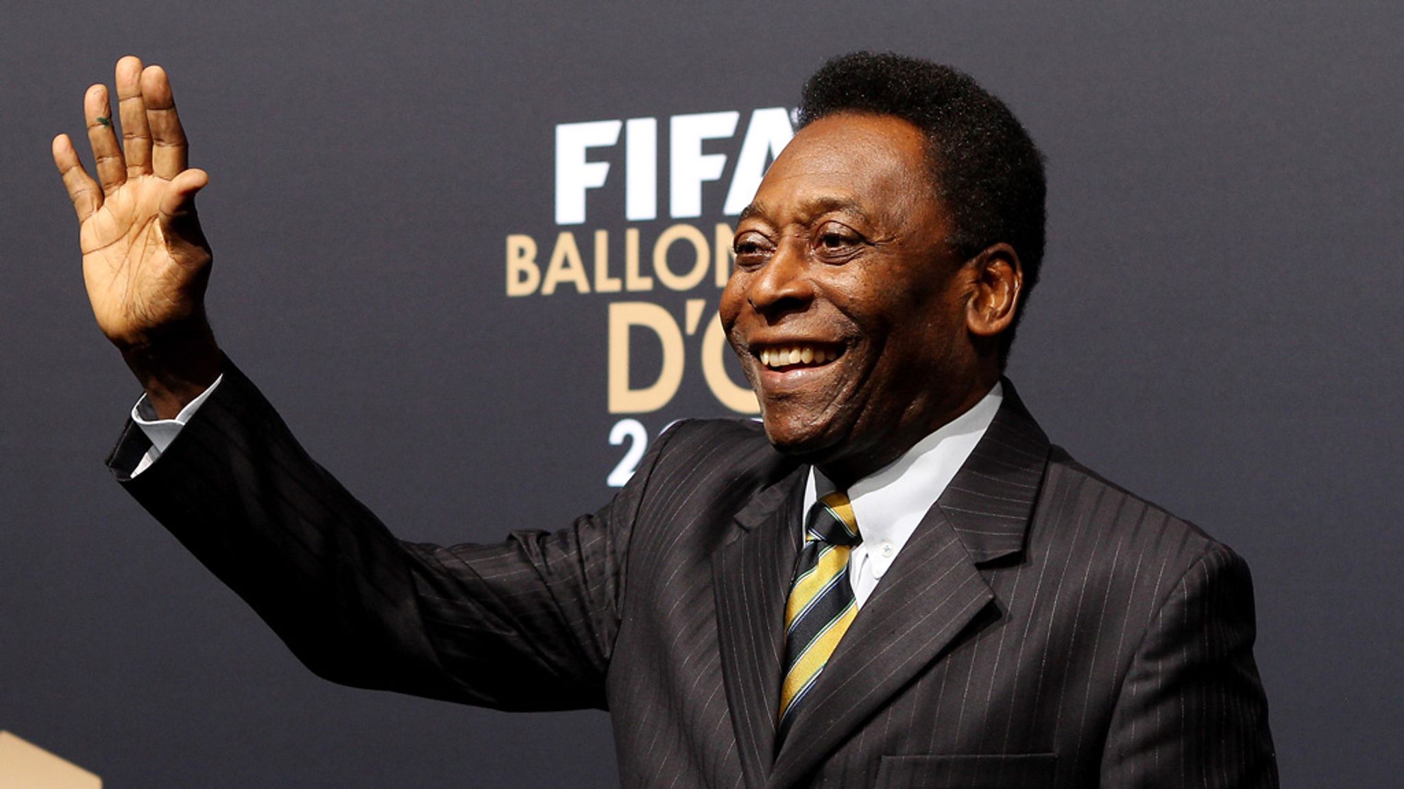 Brazilian legend Pele has joined the praise for Sir Alex Ferguson ...