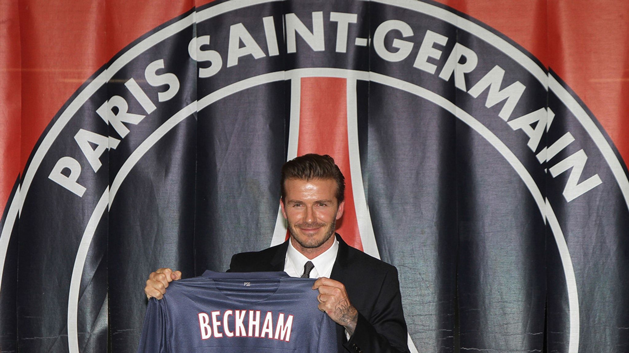 David Beckham flies into Valencia on Tuesday to meet his new PSG team ...