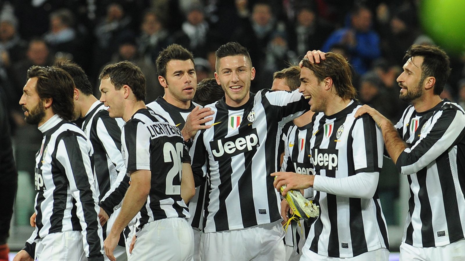 Juventus beat Fiorentina 2-0 in Serie A | Football News | Sky Sports