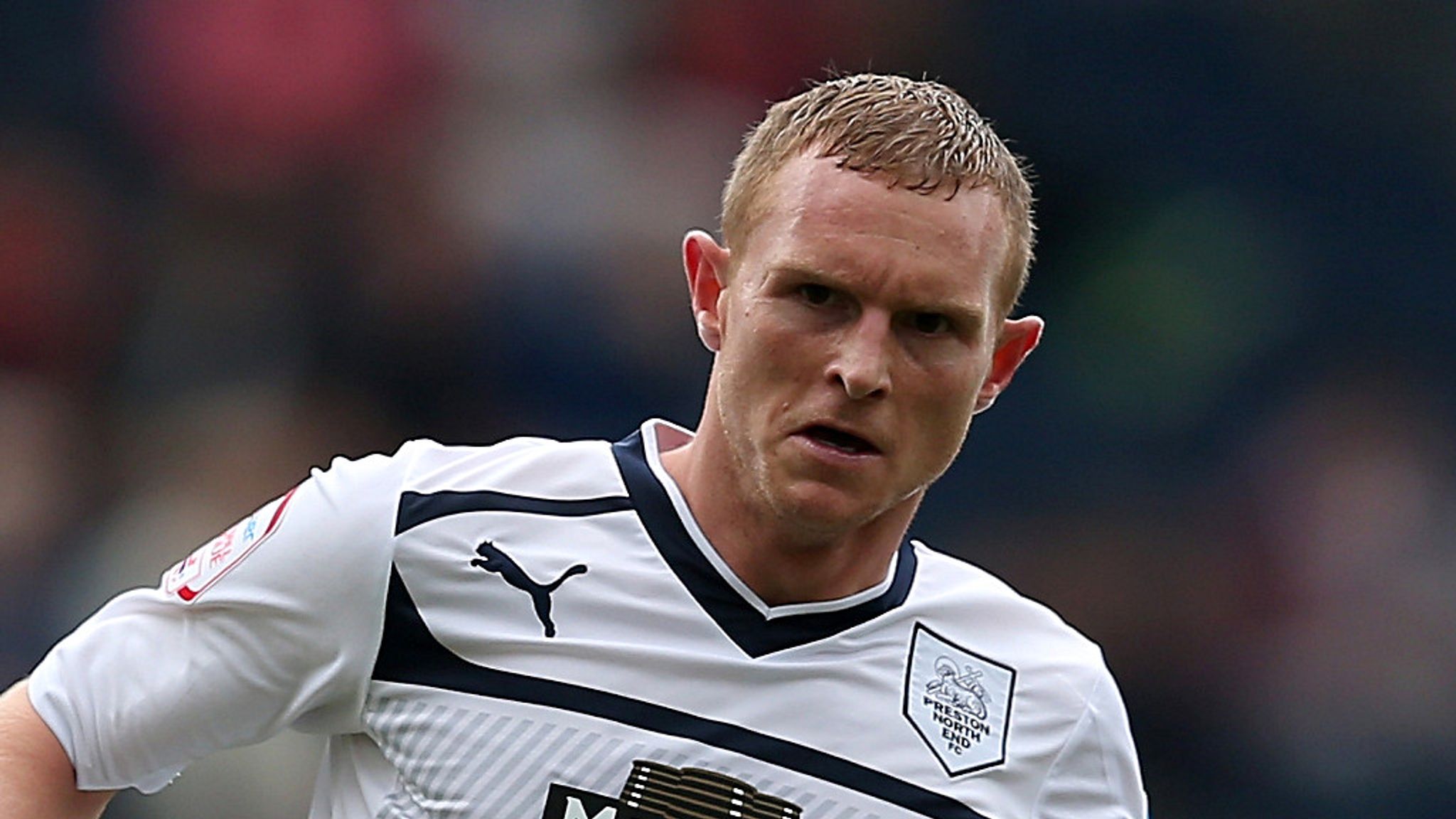 Beavon increases Weir Pressure | Football News | Sky Sports