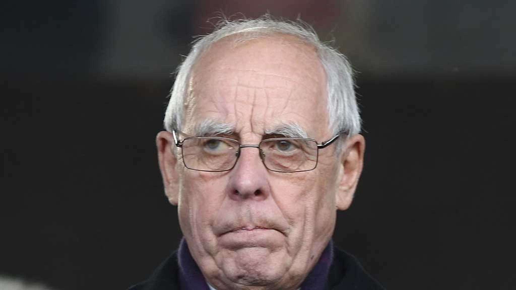 Stoke chairman Peter Coates calls on fans to stick with team and backs ...