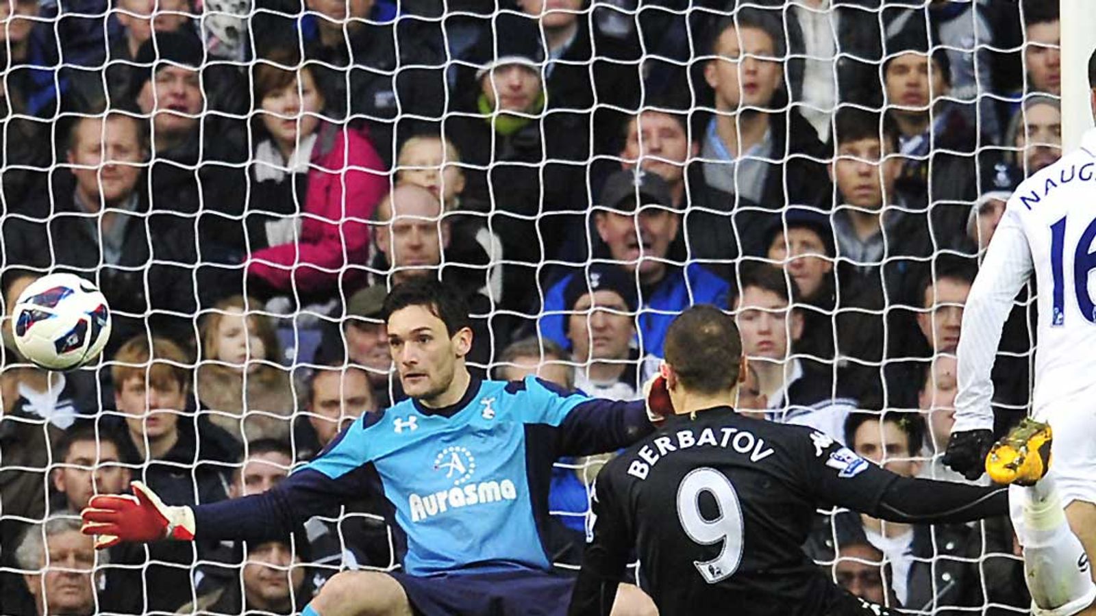 Premier League: Dimitar Berbatov scores Fulham winner at Tottenham ...