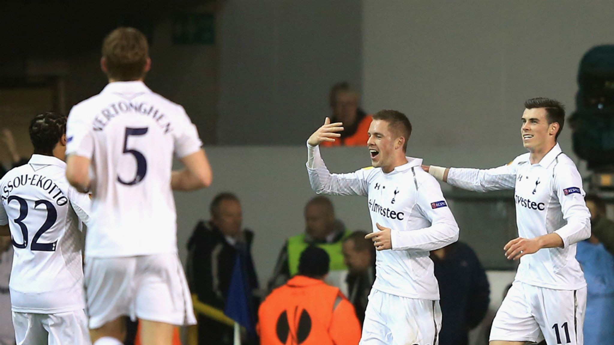 Tottenham midfielder Gylfi Sigurdsson optimistic of Gareth Bale stay ...