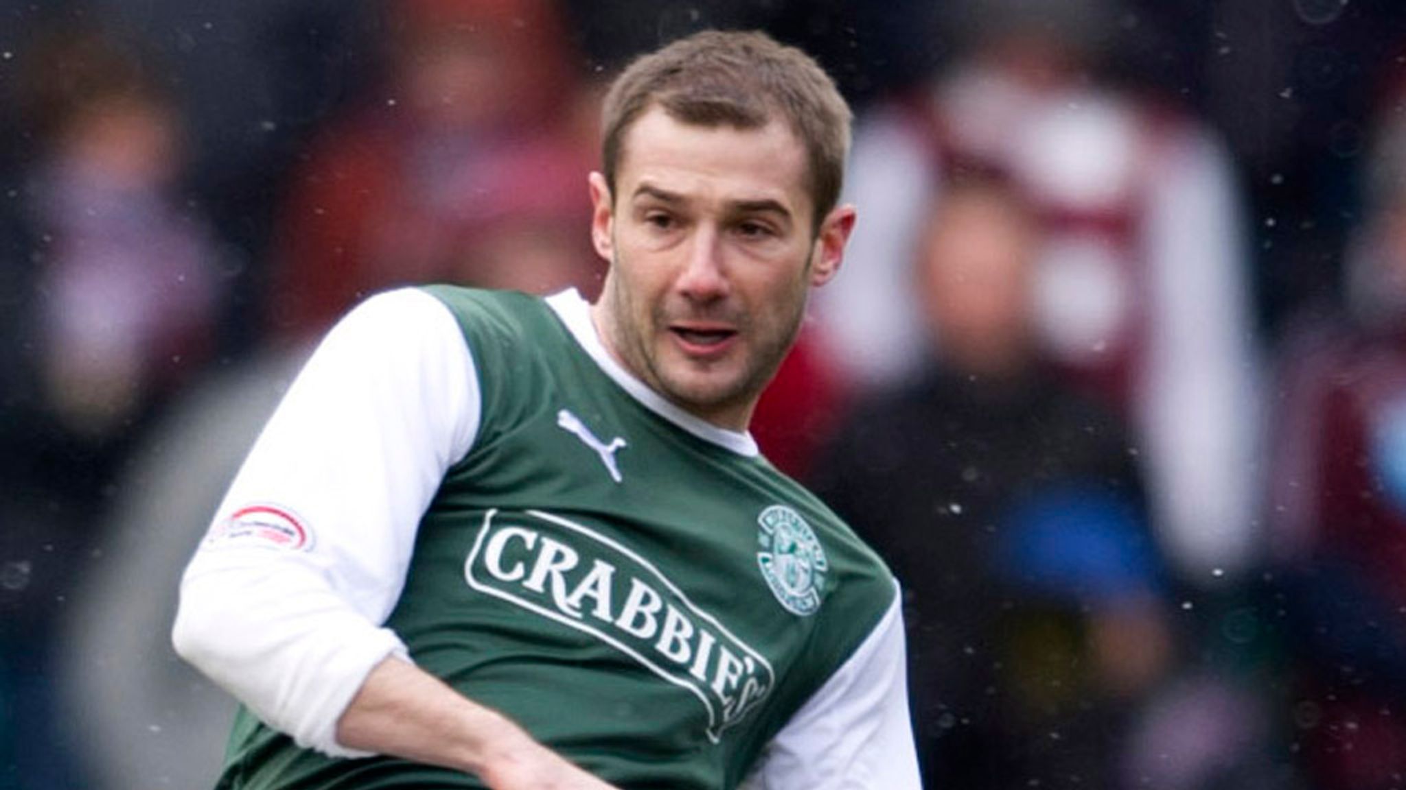 Transfer News: Hibernian sign Kevin Thomson and Rowan Vine | Football ...