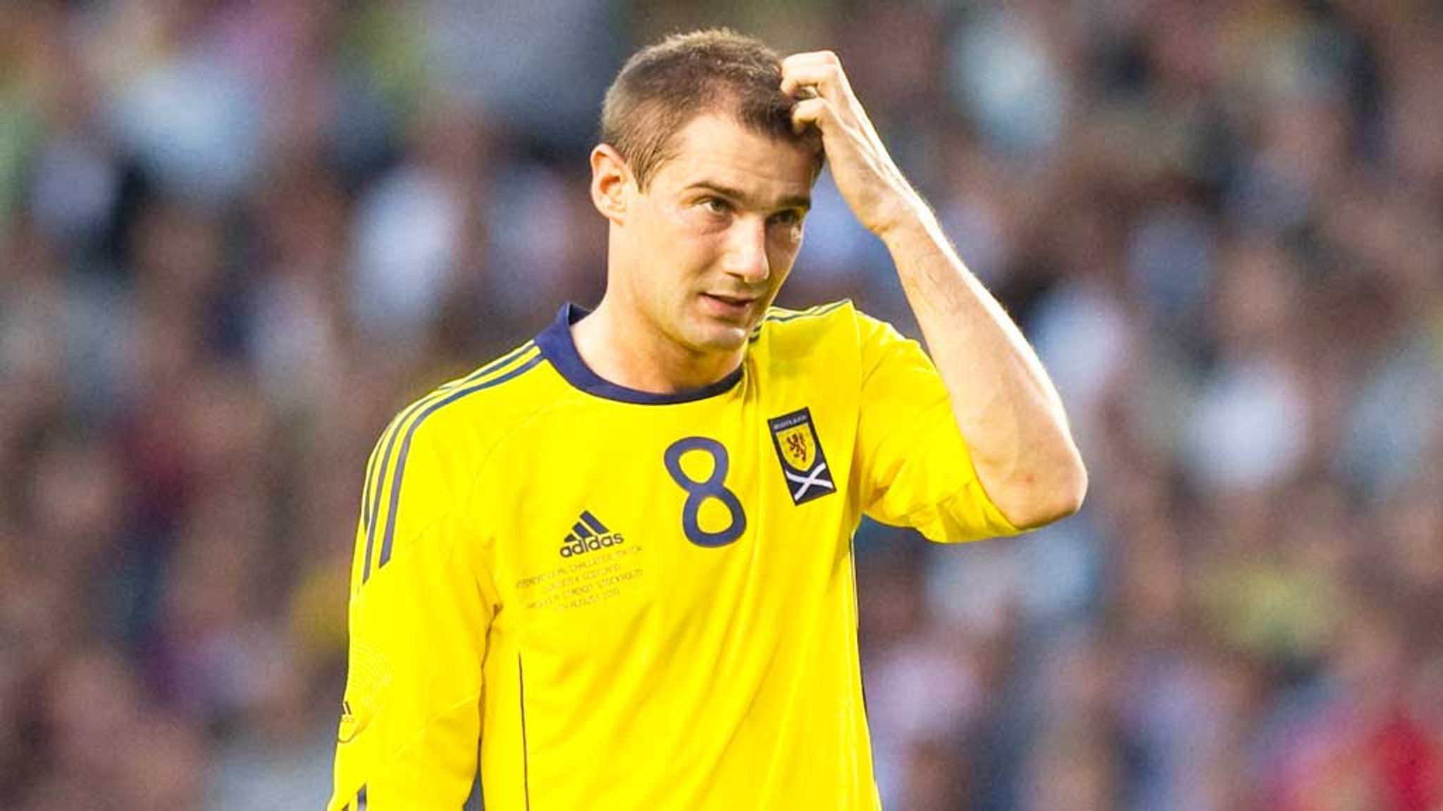 Hibernian seal signing of Kevin Thomson on short-term contract ...