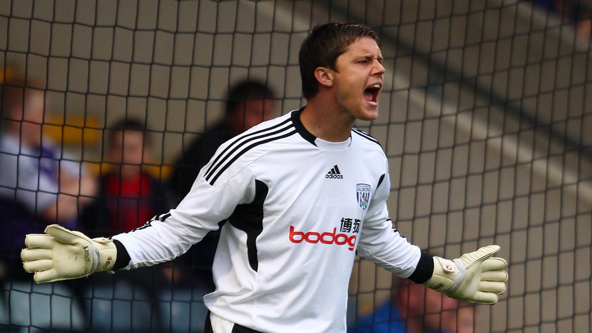 West Brom goalkeeper Luke Daniels signs a new contract to stay until ...