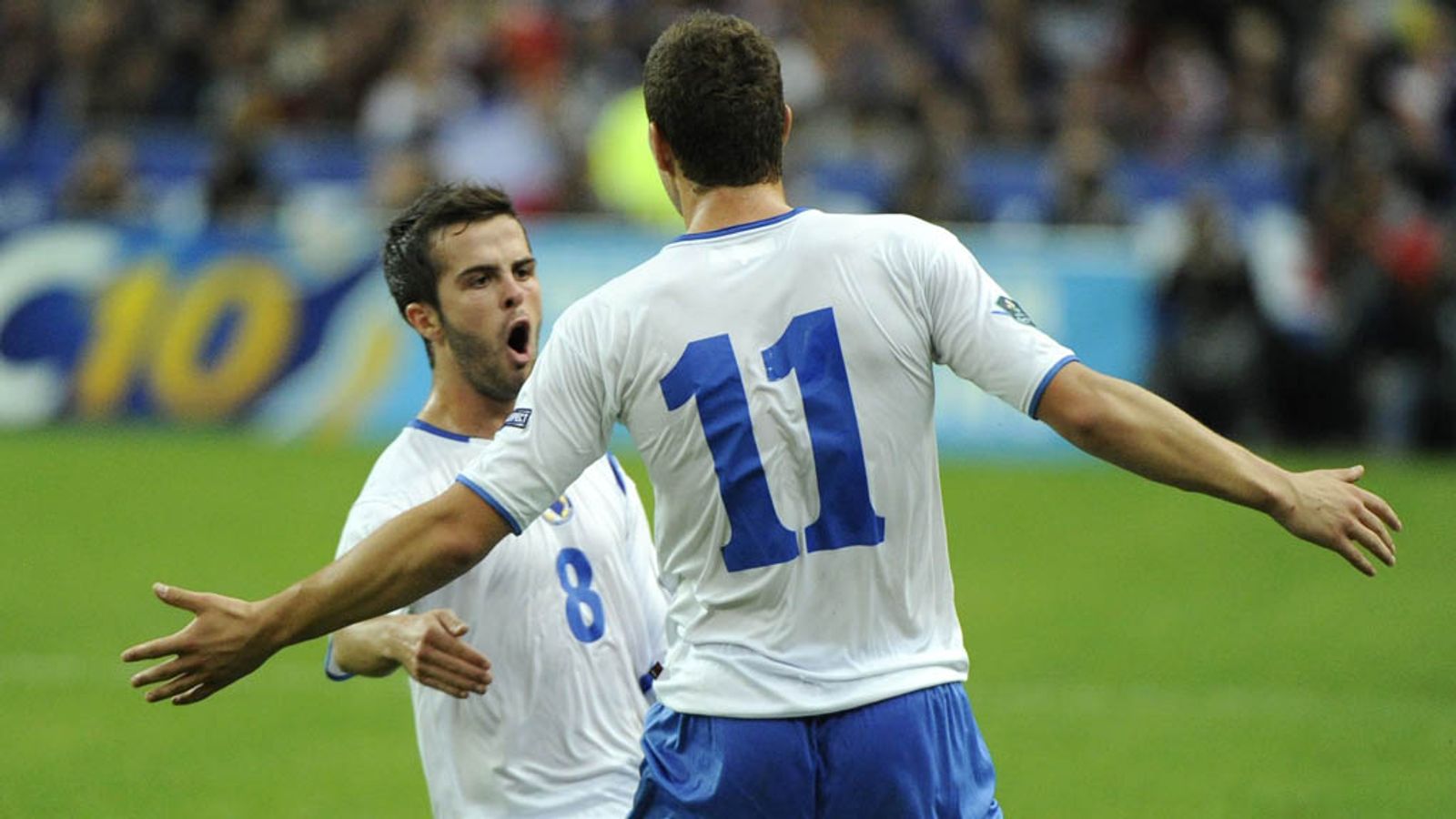 Transfer news: Edin Dzeko wants Manchester City to sign Miralem Pjanic ...