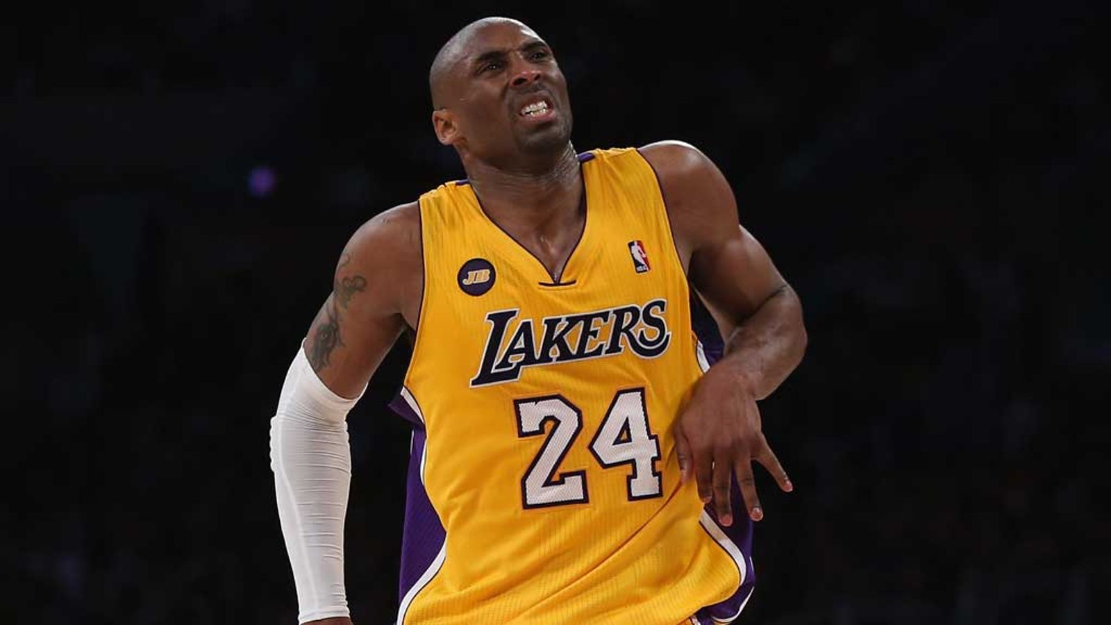 NBA: Kobe Bryant seriously hurt in LA Lakers' win over Golden State ...