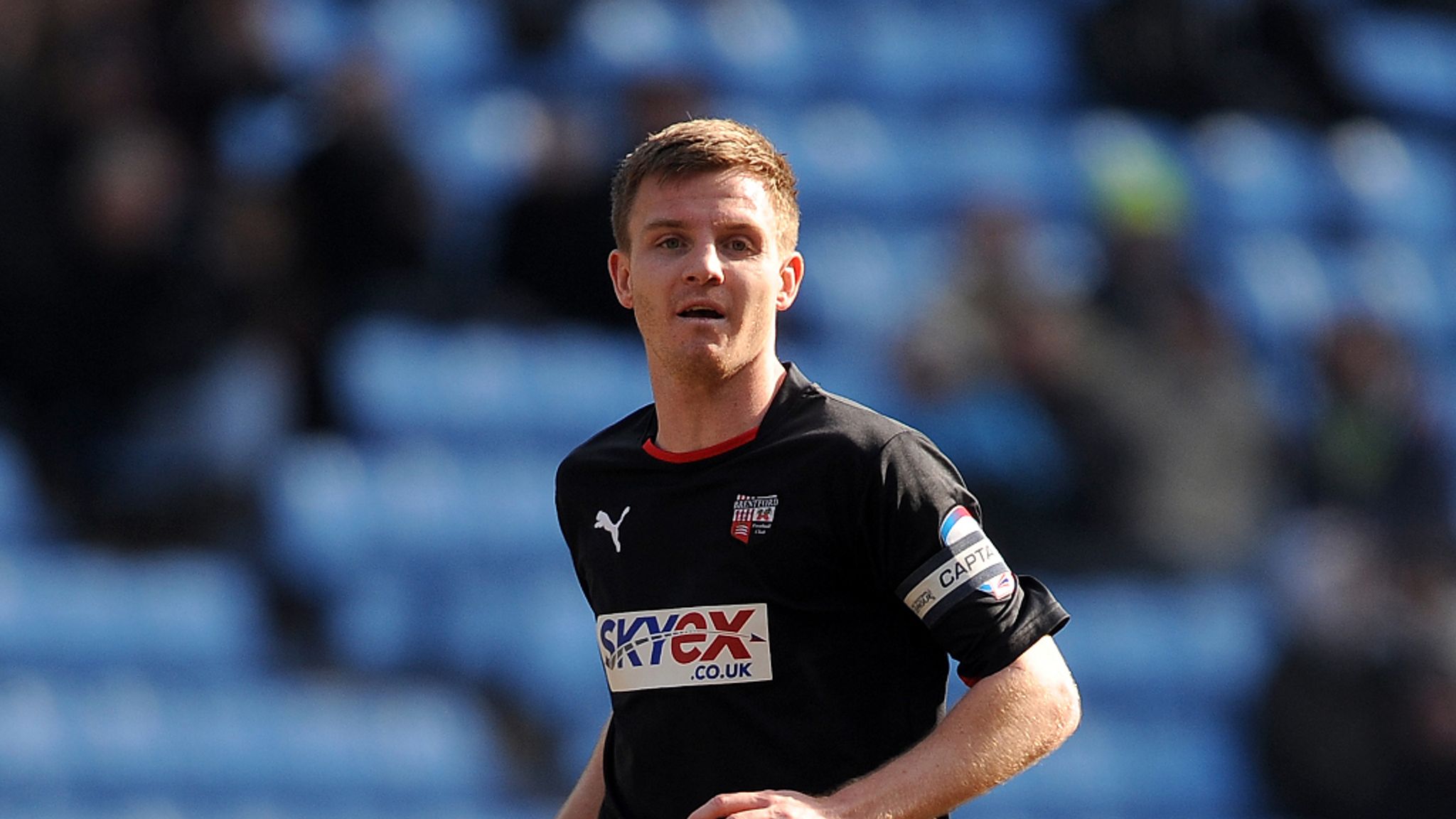 Cumbrians check 10-man Bees | Football News | Sky Sports