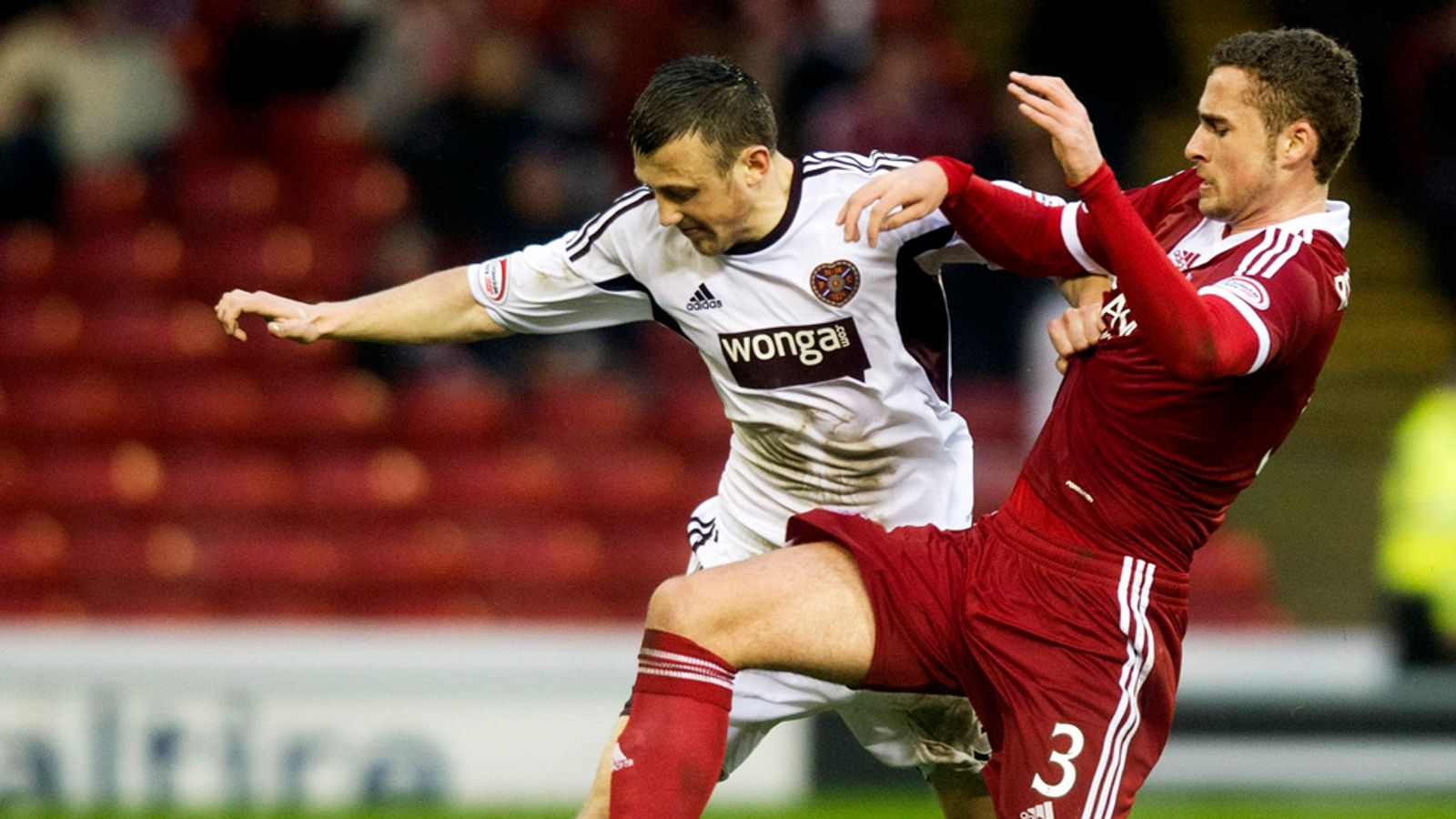 Hearts midfielder Dale Carrick is willing to take a pay cut to help the ...