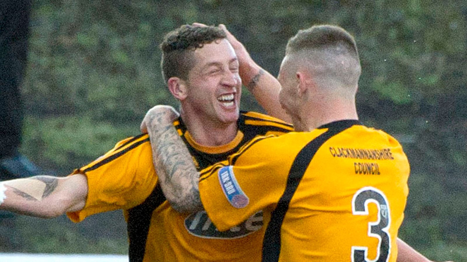 Scottish First Division Play-Off Final: Alloa defeat Dunfermline ...