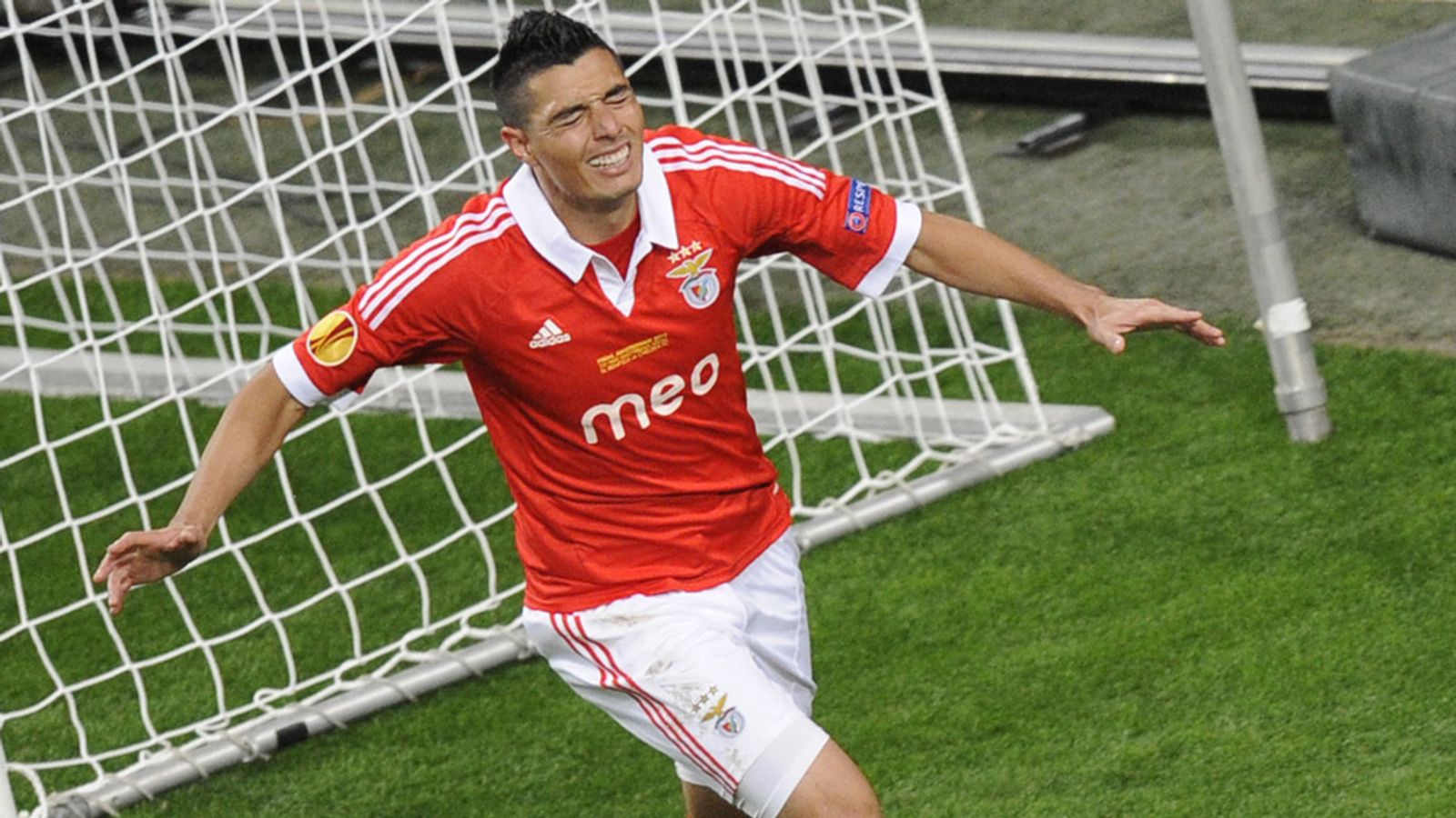 Transfer news: Benfica's Oscar Cardozo keen on securing move away from ...