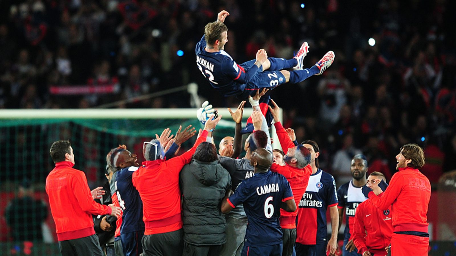 David Beckham leaves pitch in tears after emotional 'farewell' game ...