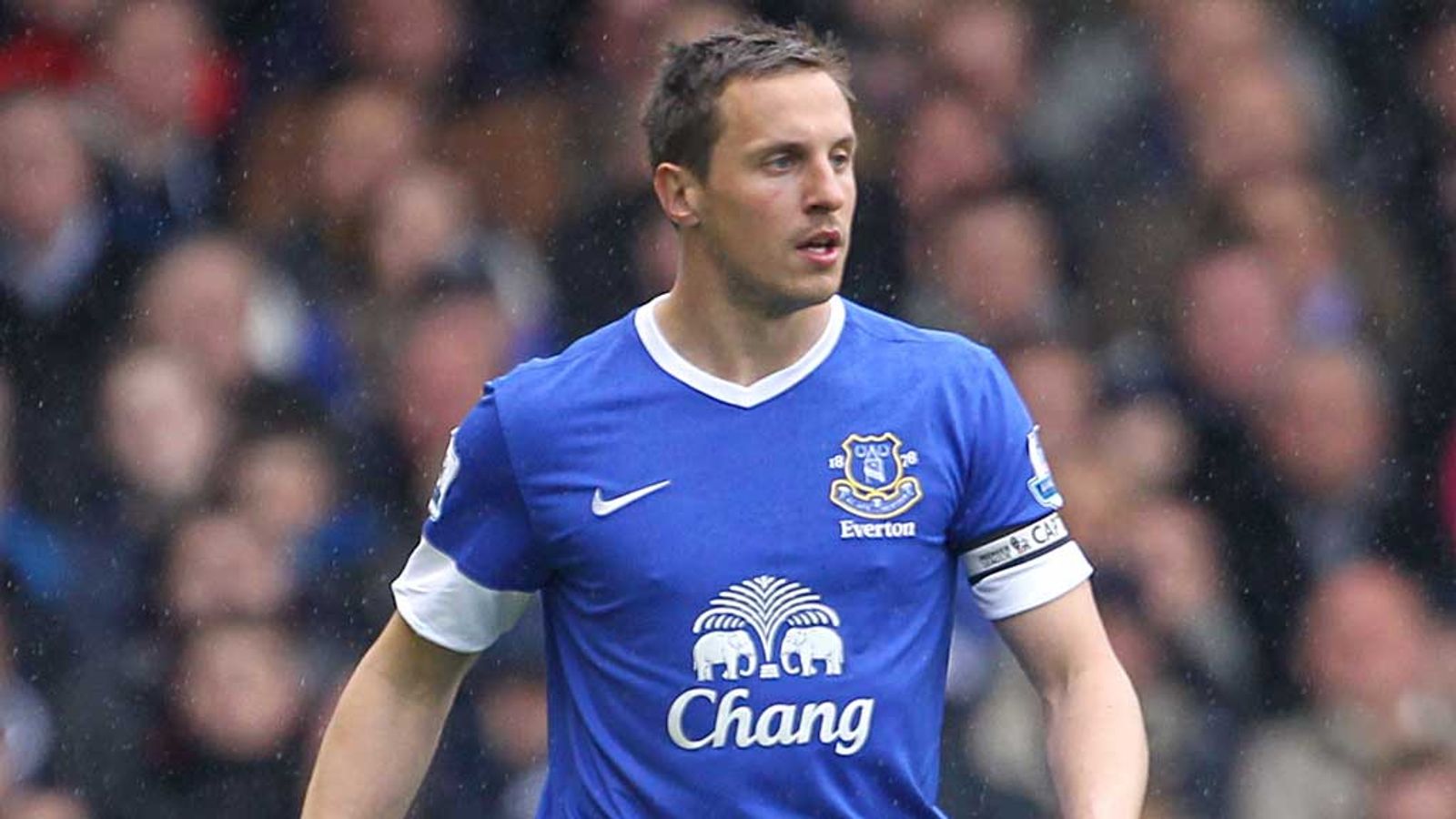 Phil Jagielka committed to Everton despite departure of David Moyes ...