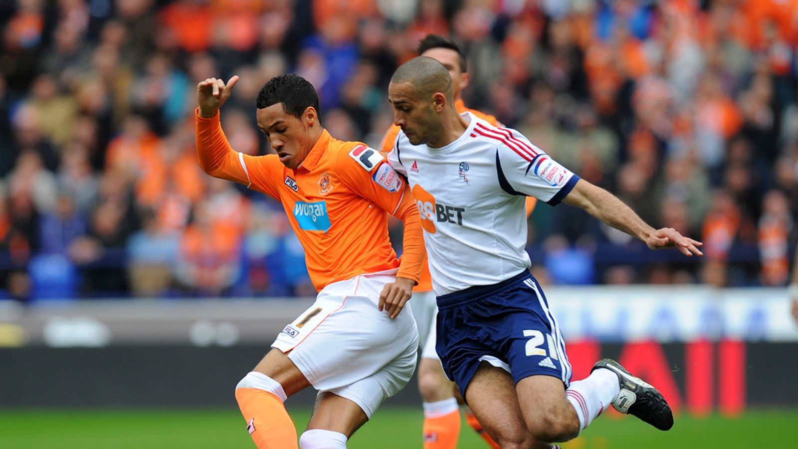 Bolton 2 - 2 Blackpool - Match Report & Highlights