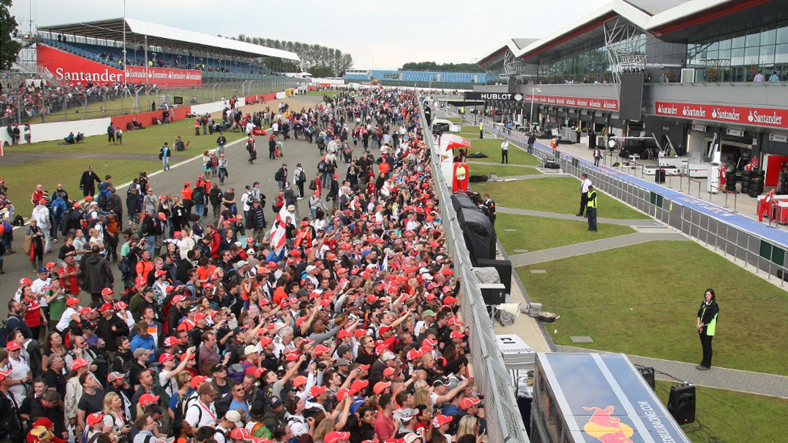 Silverstone says 2013 British GP tickets still on sale and fans can ...